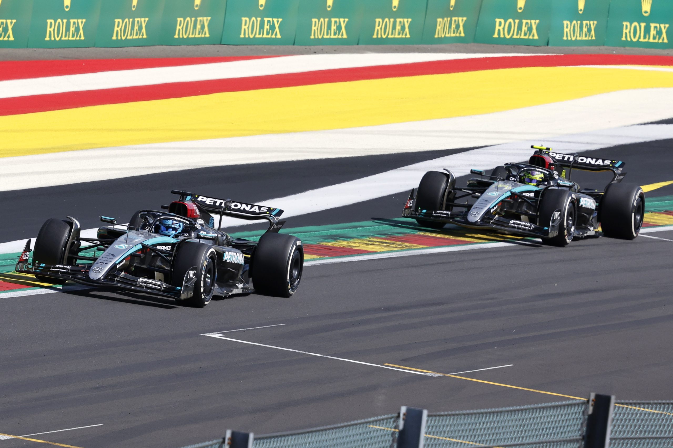 Russell holds off Hamilton for Mercedes 1-2 at Formula 1 Belgian Grand Prix - News.net