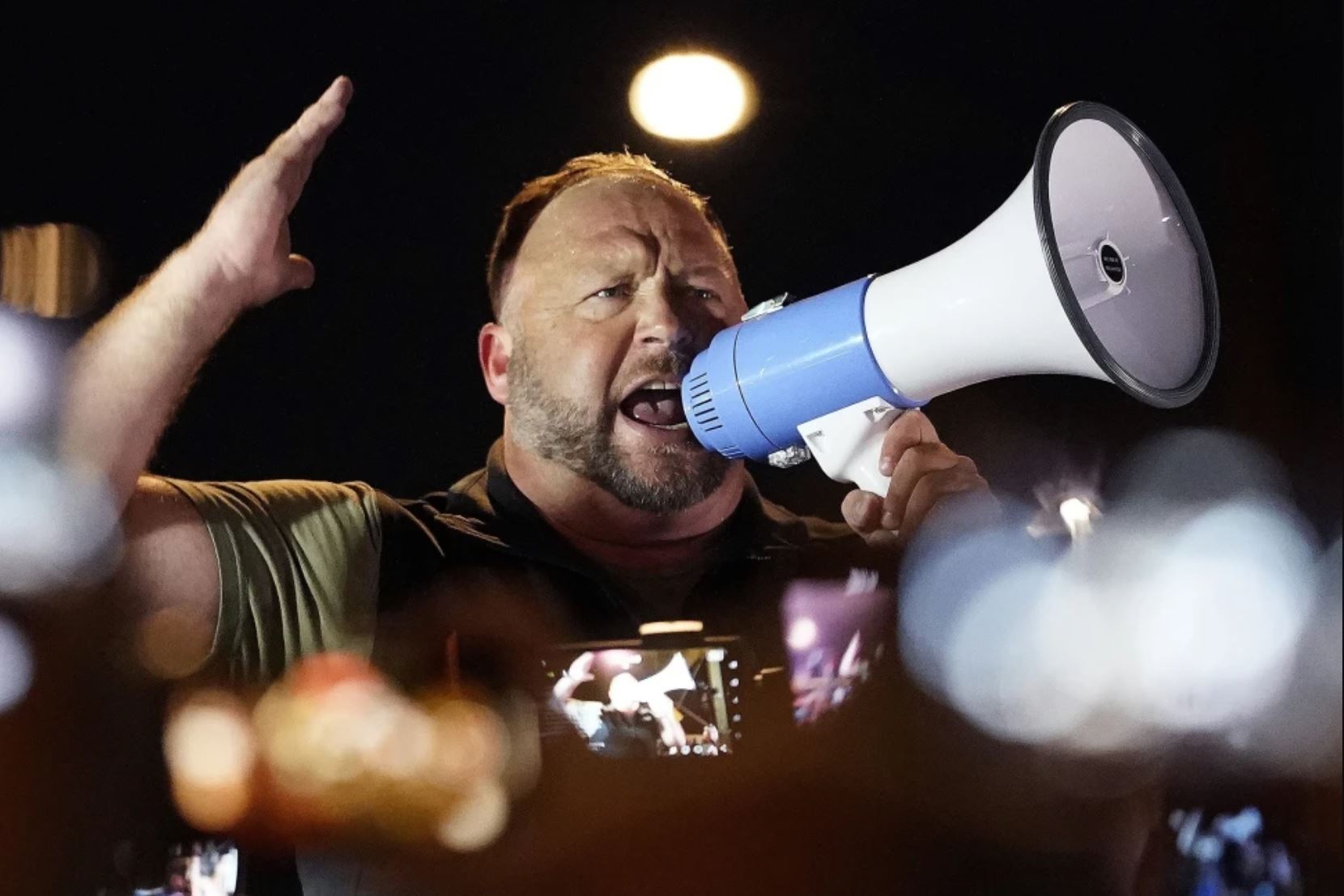 Alex Jones offers to pay Newtown families at least $55 million over ...