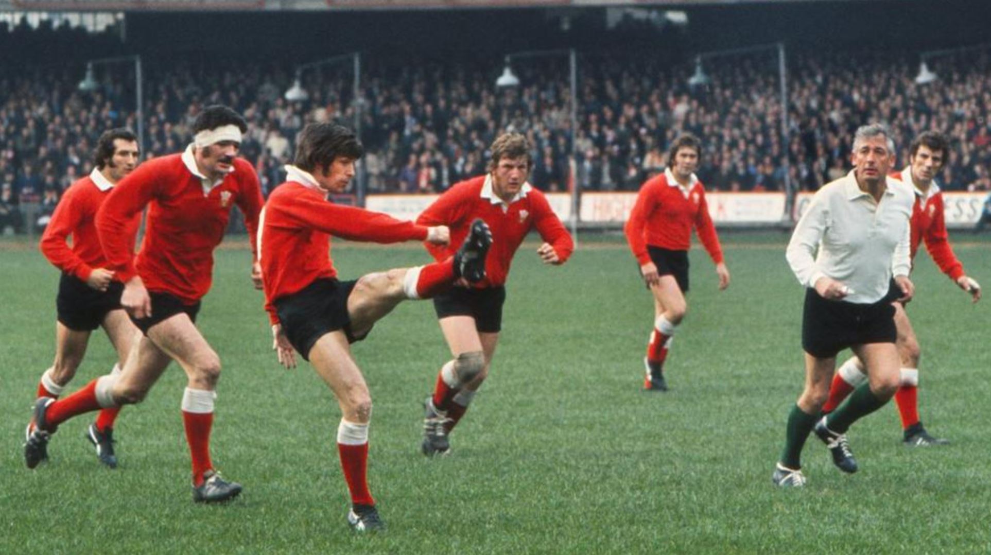 Barry John, the Iconic Figure in Welsh Rugby Dies at 79 – News.net