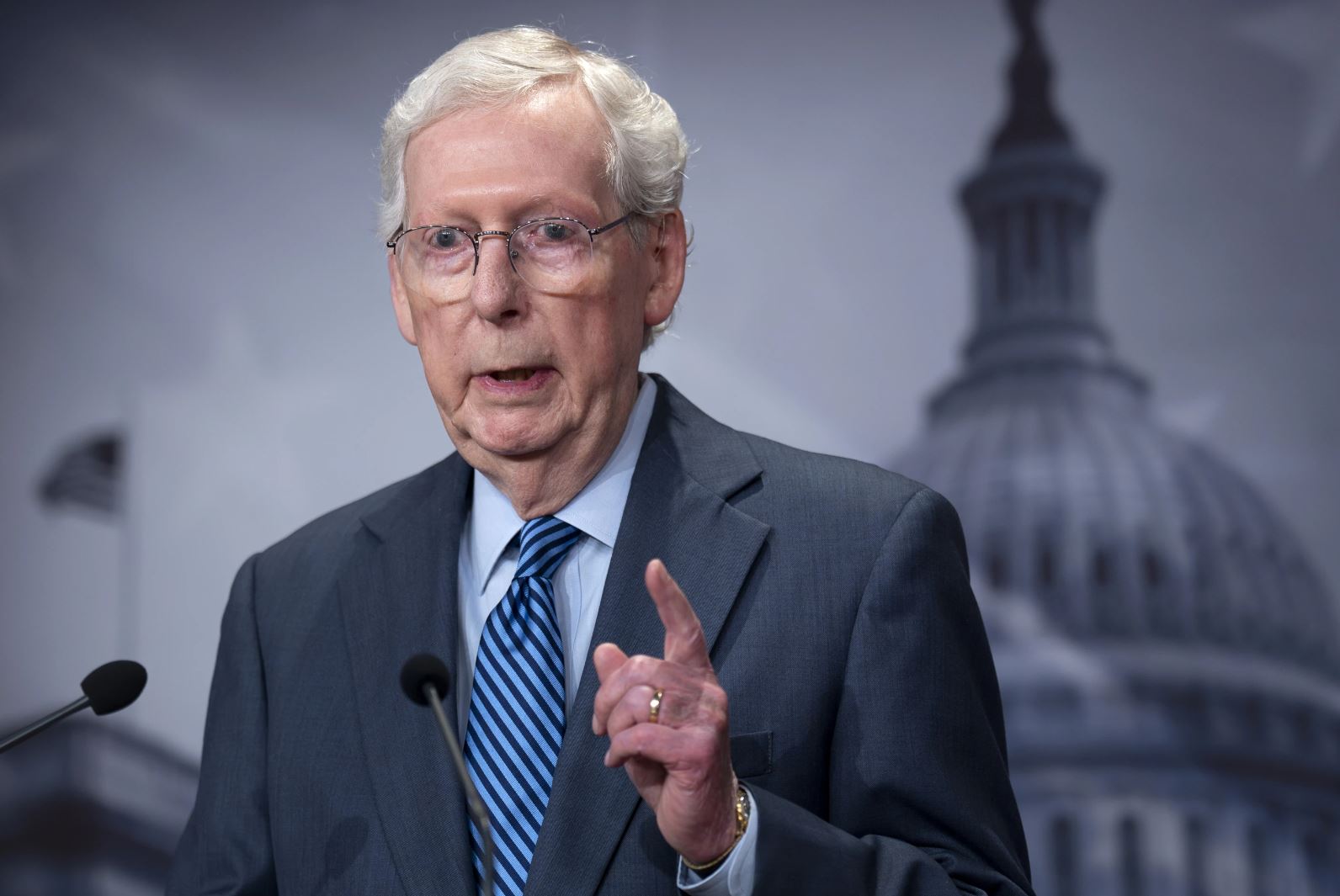Republican Mitch McConnell, the longest-serving Senate party leader in ...