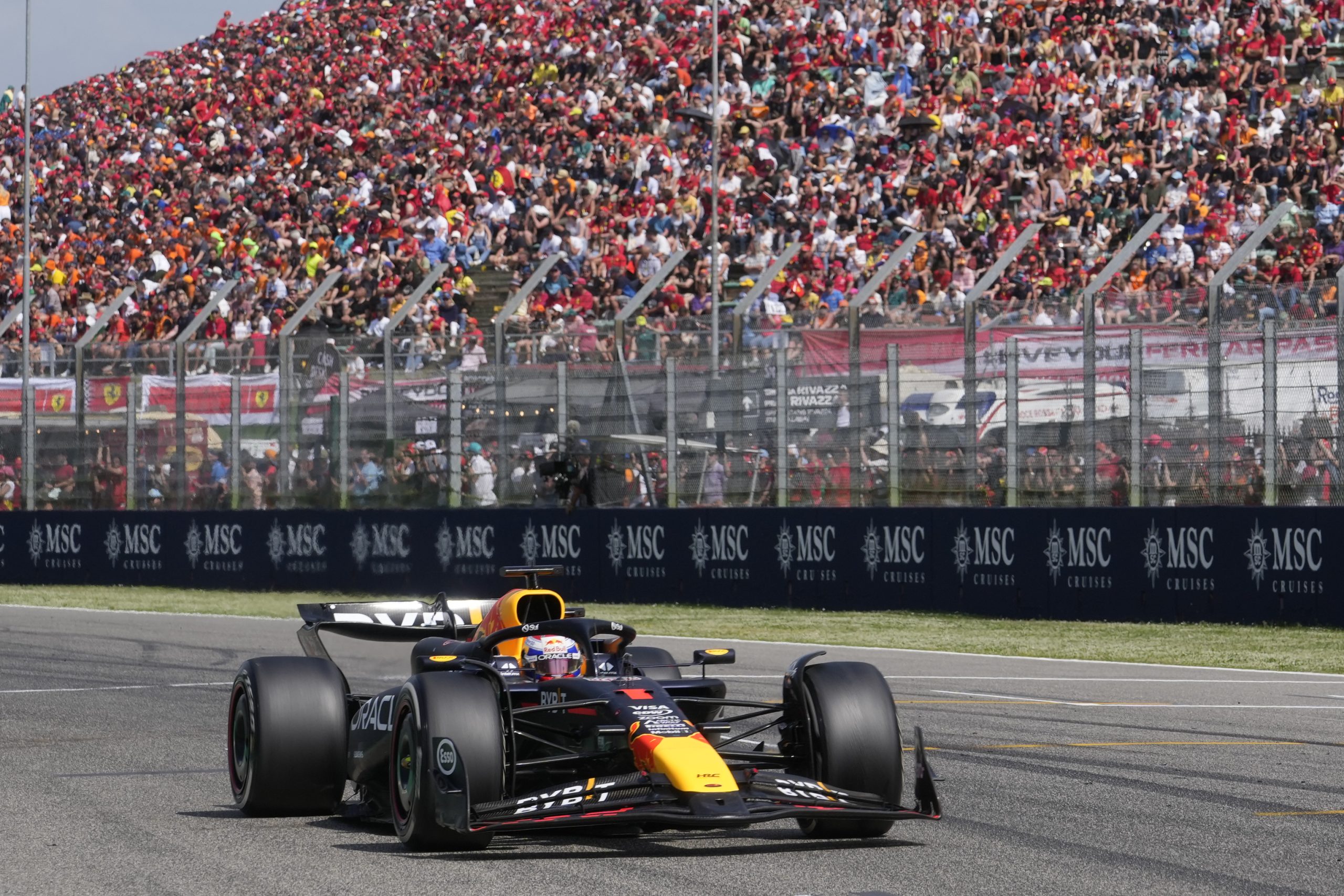 Max Verstappen holds off Lando Norris to win Emilia Romagna Grand Prix and extend F1 lead – News.net