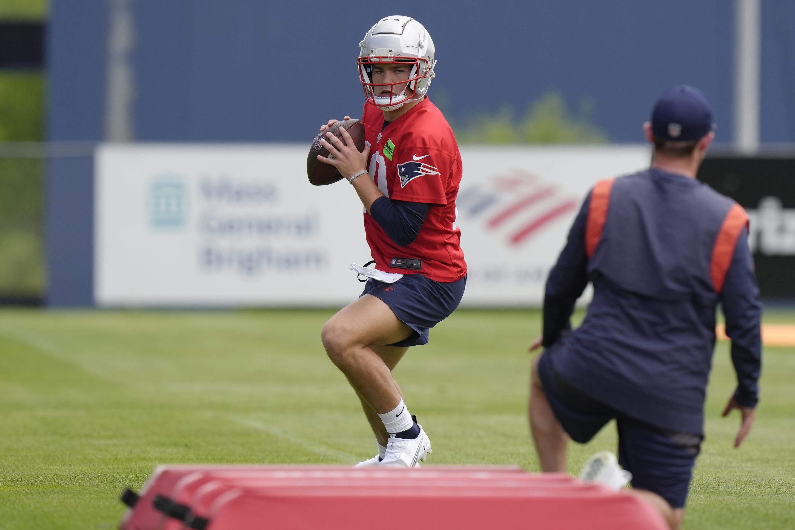 Patriots sign 1st-round draft pick, QB Drake Maye, to contract - News.net