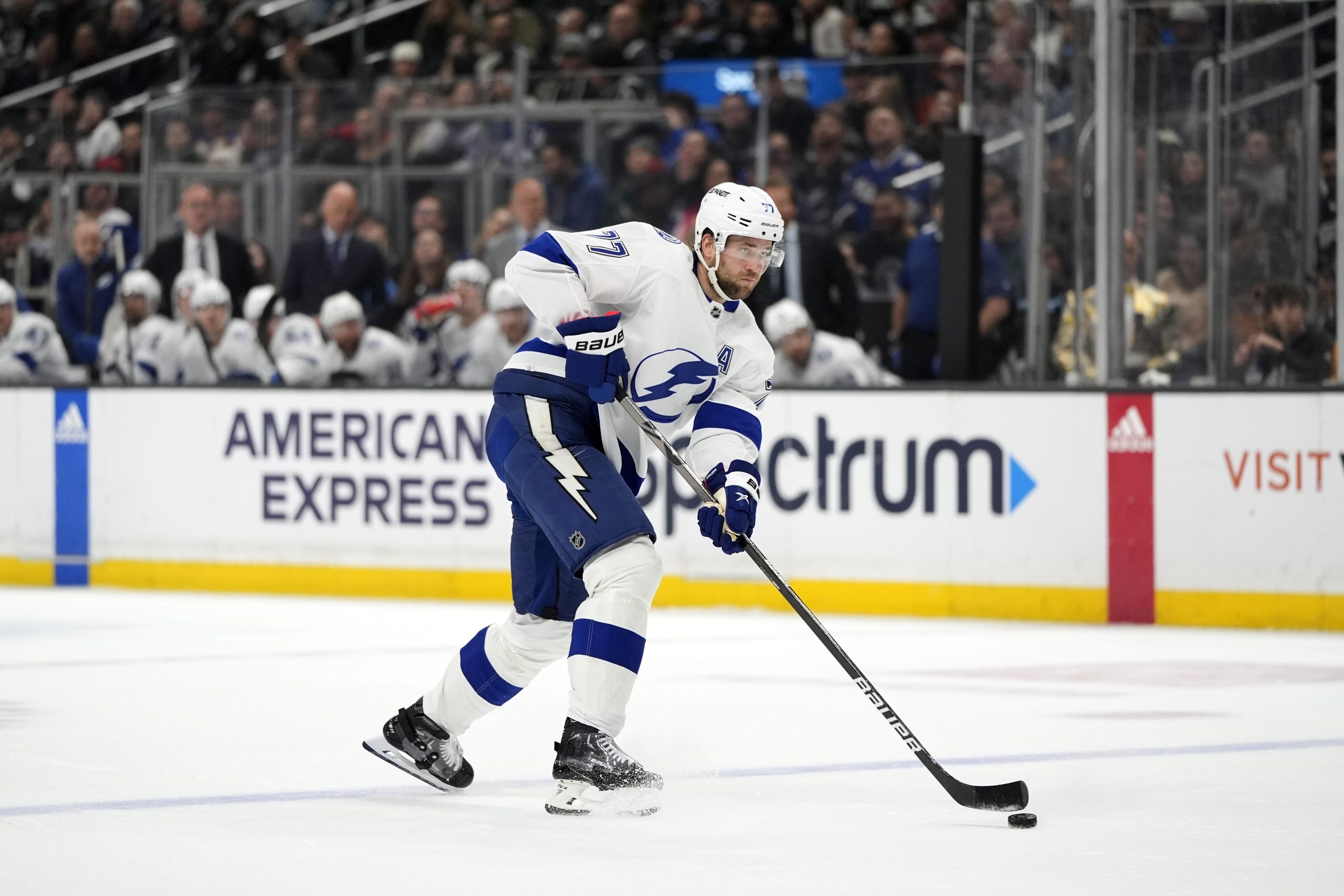 Lightning lock down star defenseman Victor Hedman with 4-year, $32 ...