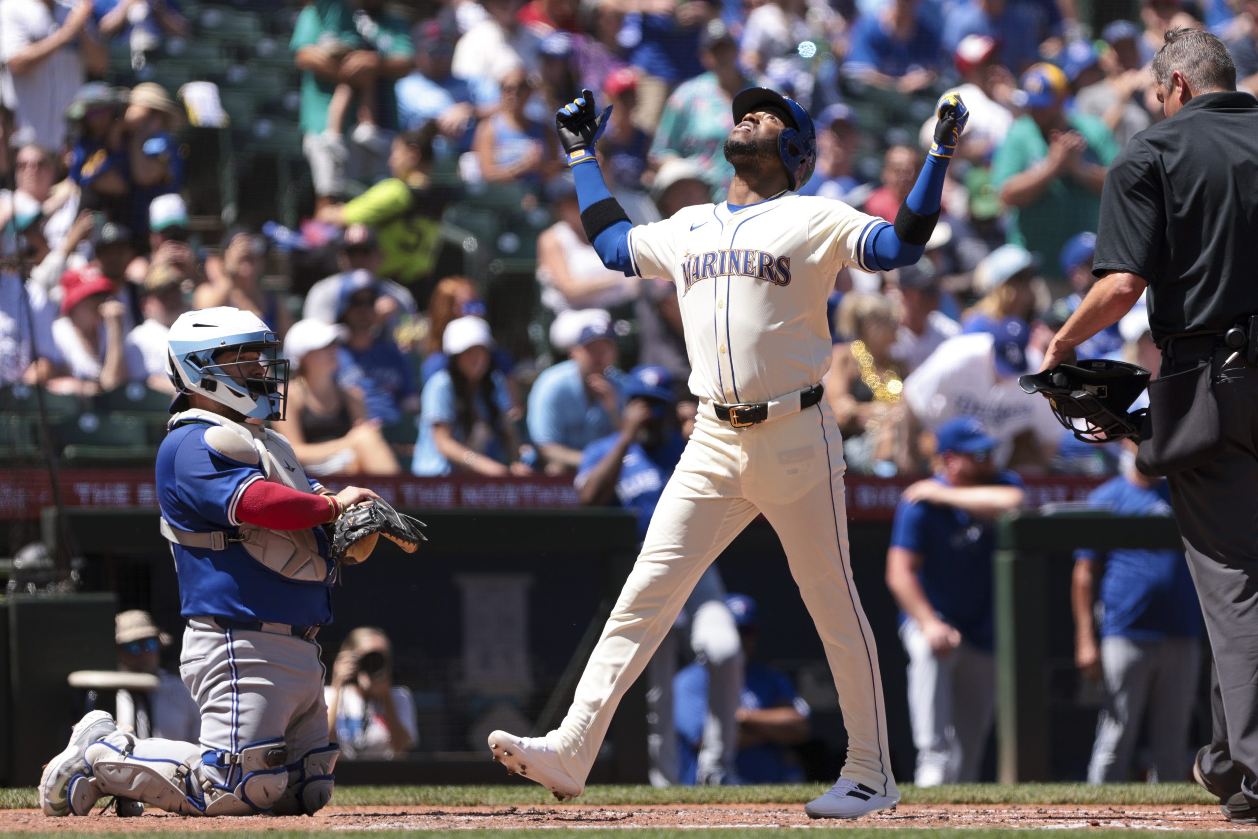 Varsho’s RBI single in the 10th lifts Toronto to 5-4 win over Seattle ...
