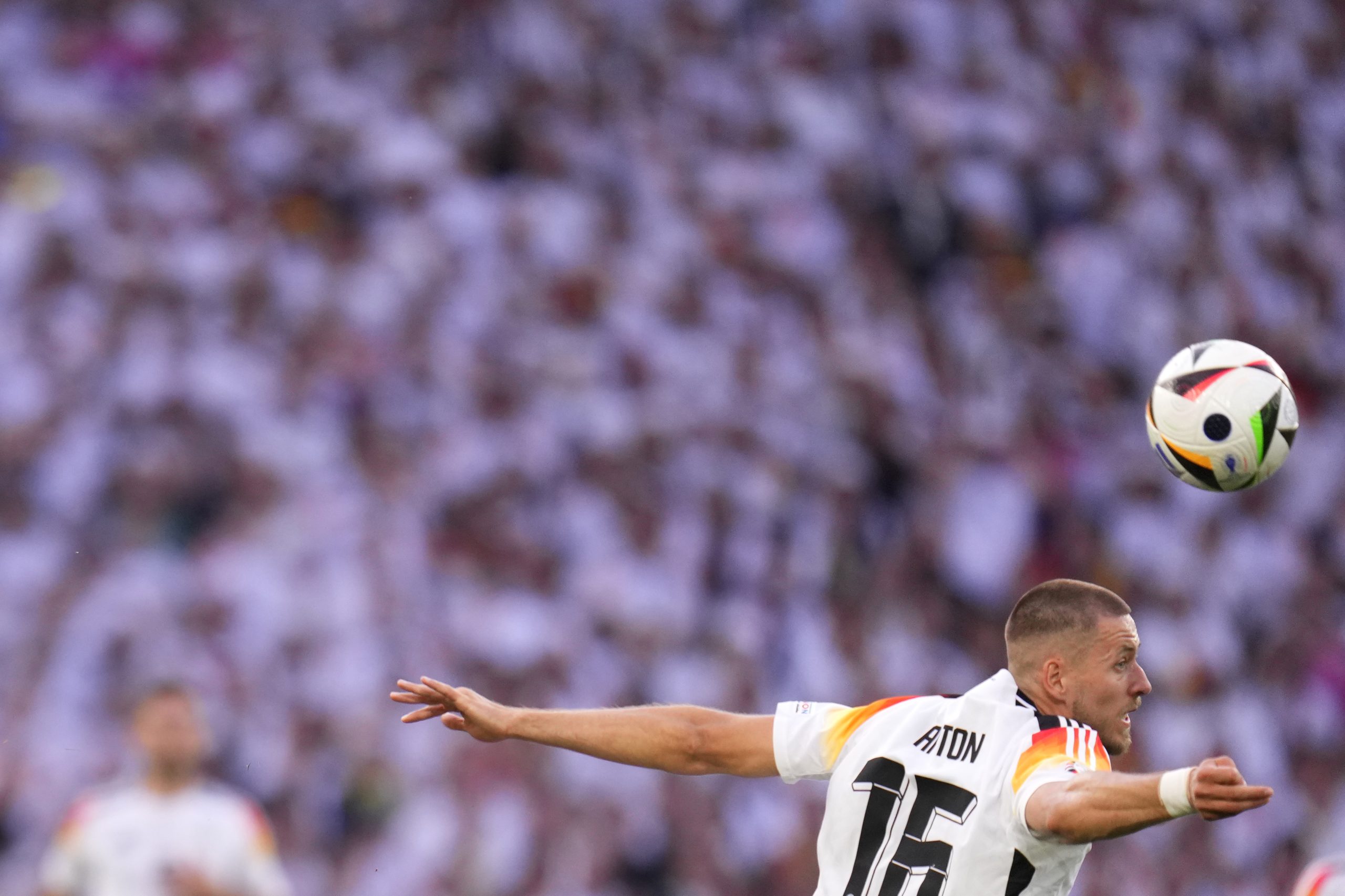 Champions League runner-up Dortmund signs Germany defender Waldemar ...