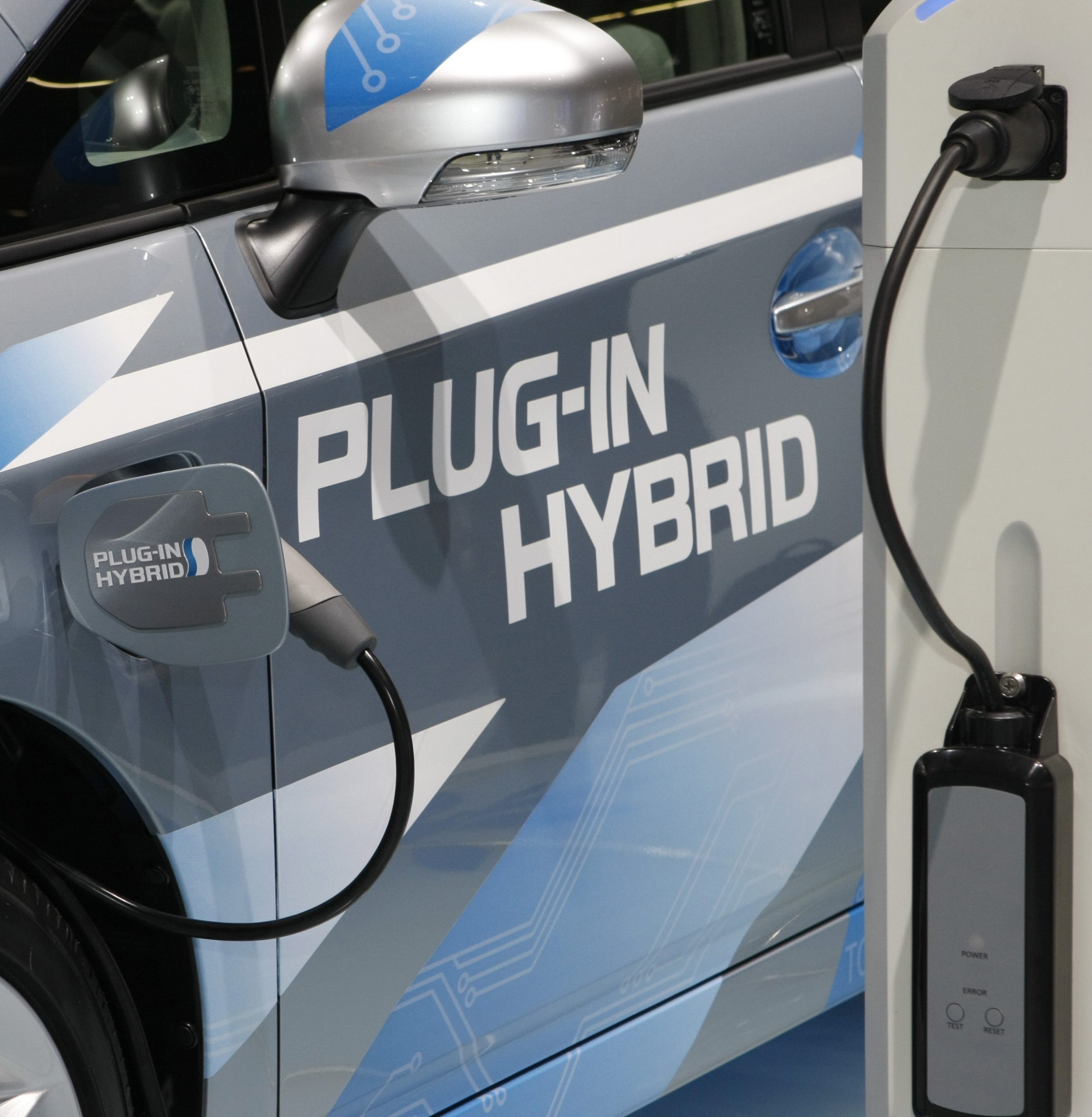 Edmunds: The pros and cons of buying a hybrid vehicle or plug-in hybrid ...