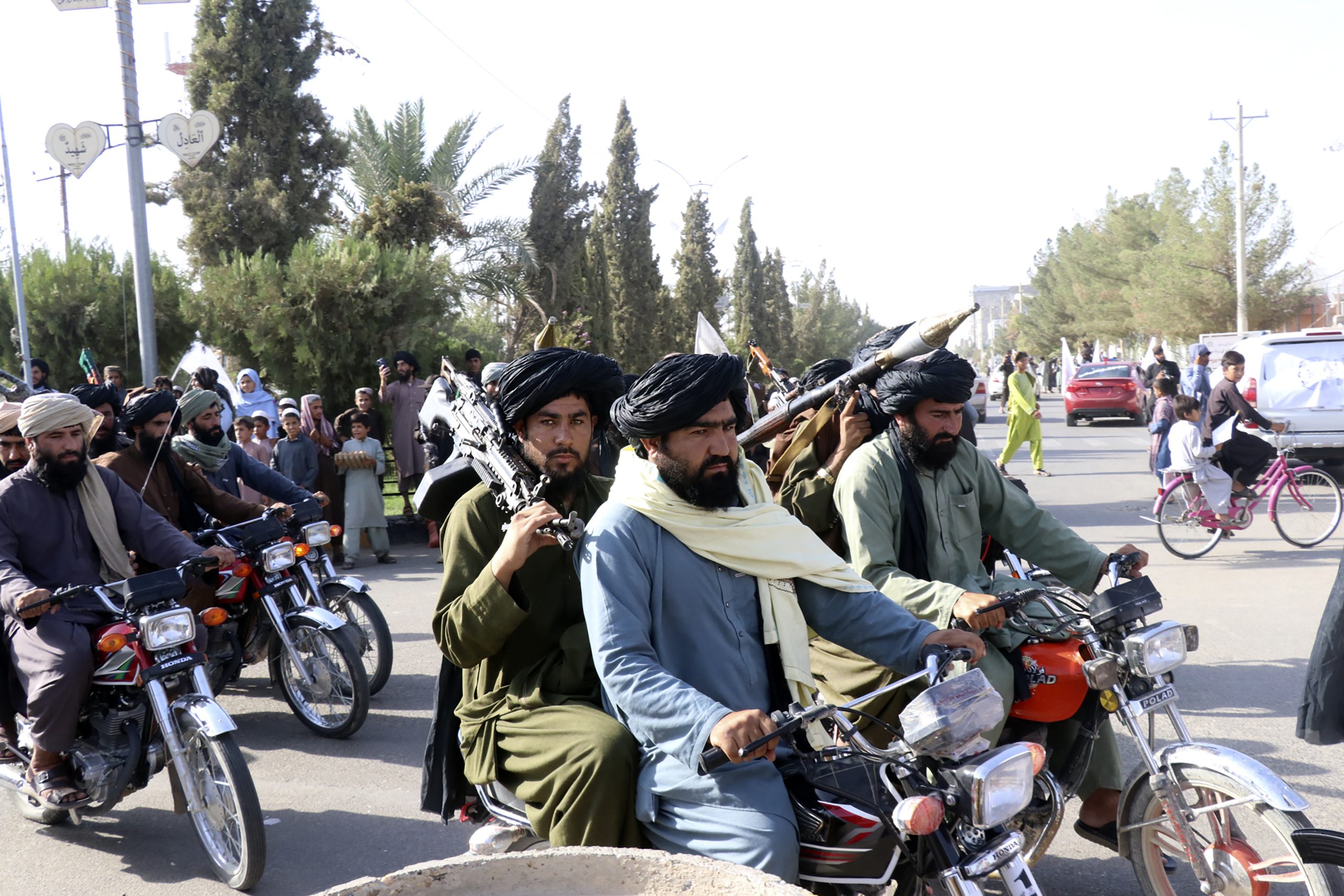 Afghan forces target Pakistan in retaliation for deadly airstrikes that ...