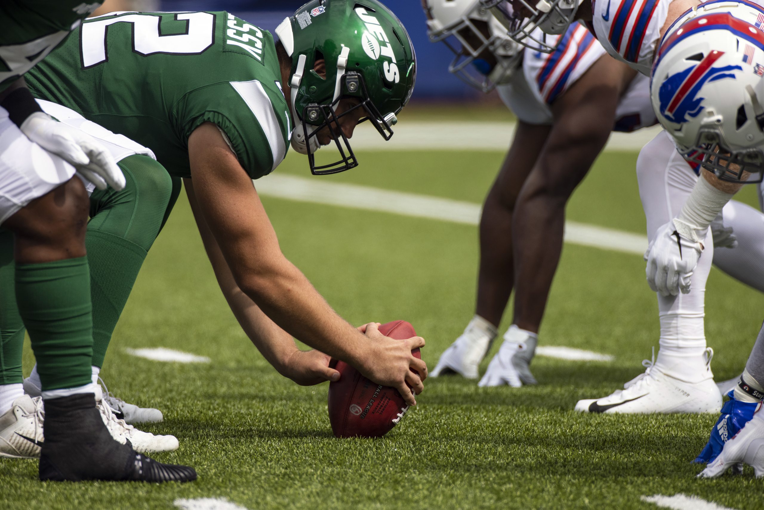 Oh snap! Jets’ Thomas Hennessy details what goes into perhaps the NFL’s ...
