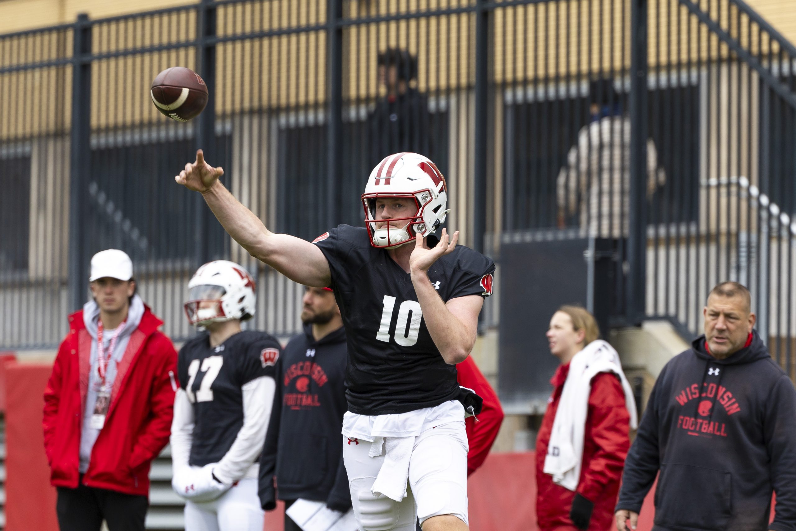 Tyler Van Dyke wins starting QB job at Wisconsin after transferring ...