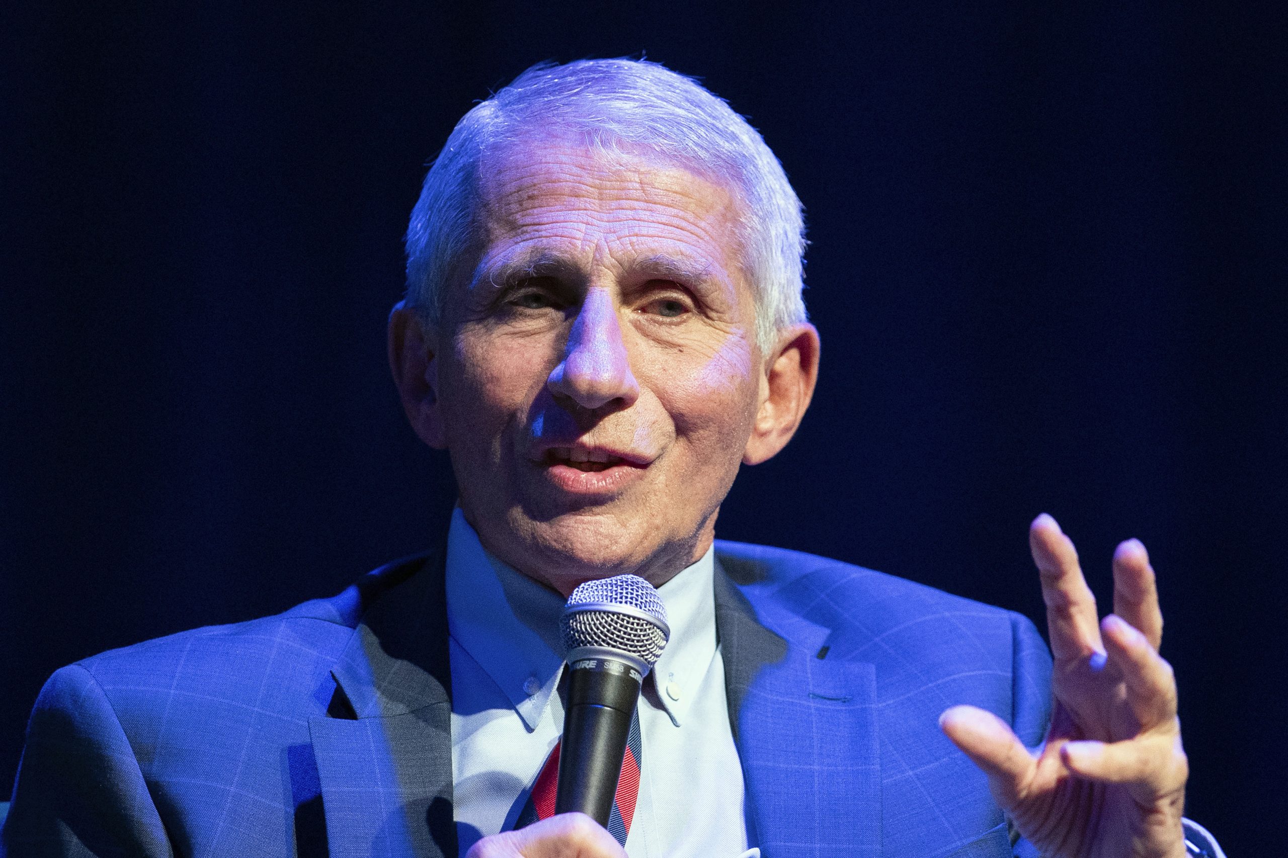Dr. Fauci was hospitalized with West Nile virus and is now recovering ...