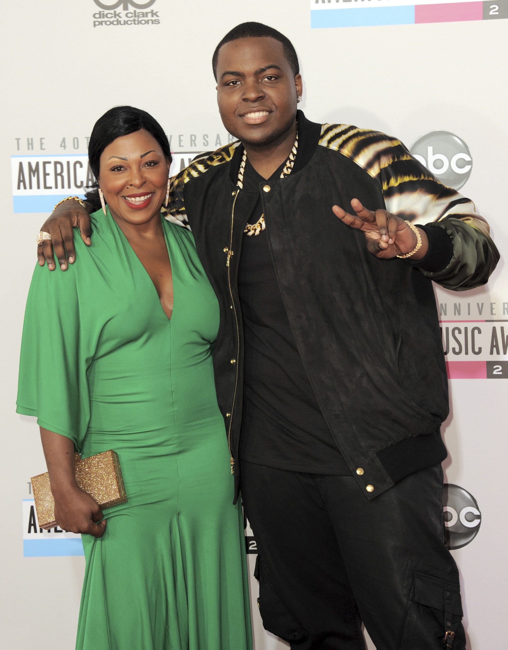 Rapper Sean Kingston and his mother arraigned on fraud and theft ...