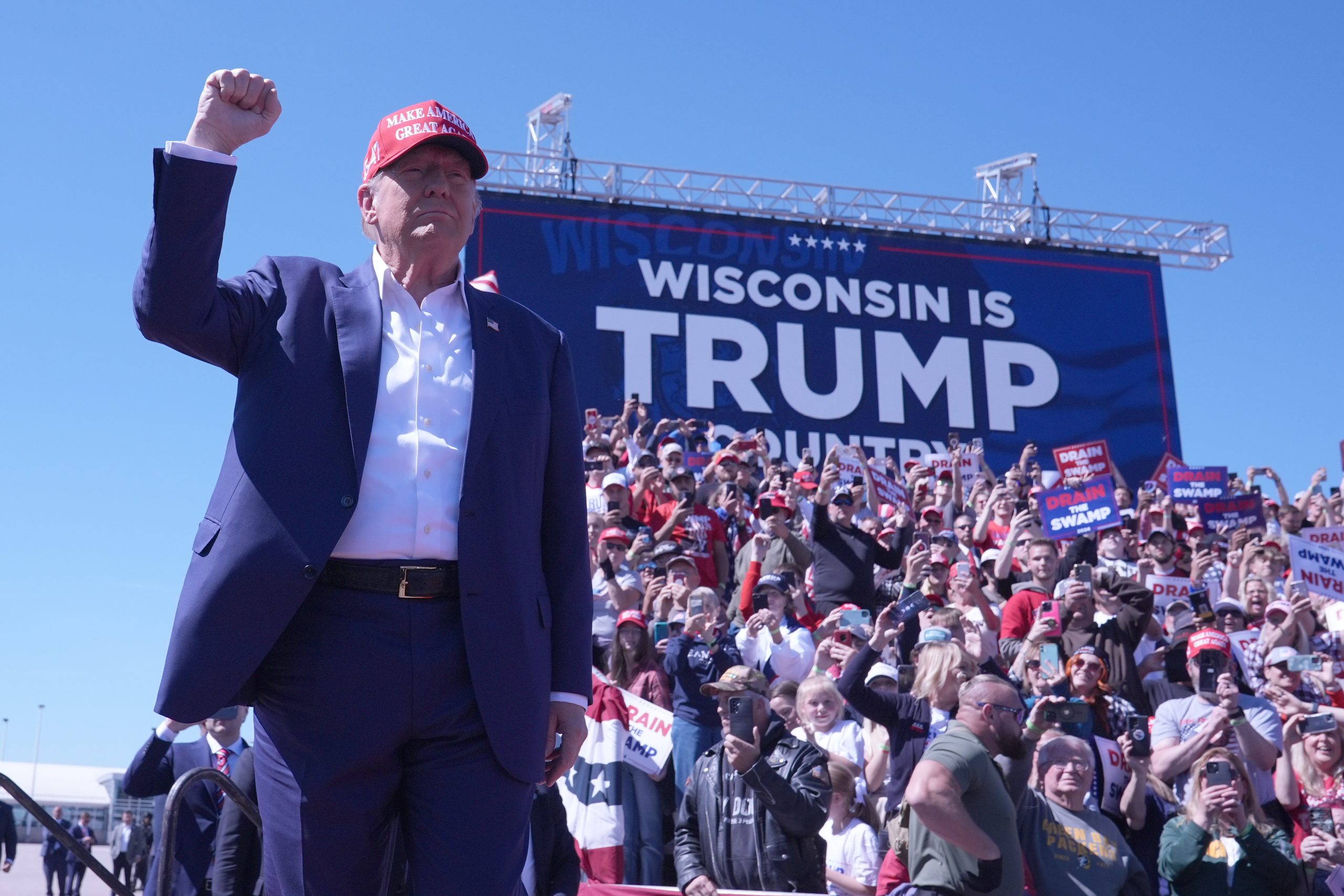 Trump signals support for reclassifying pot as a less dangerous drug ...