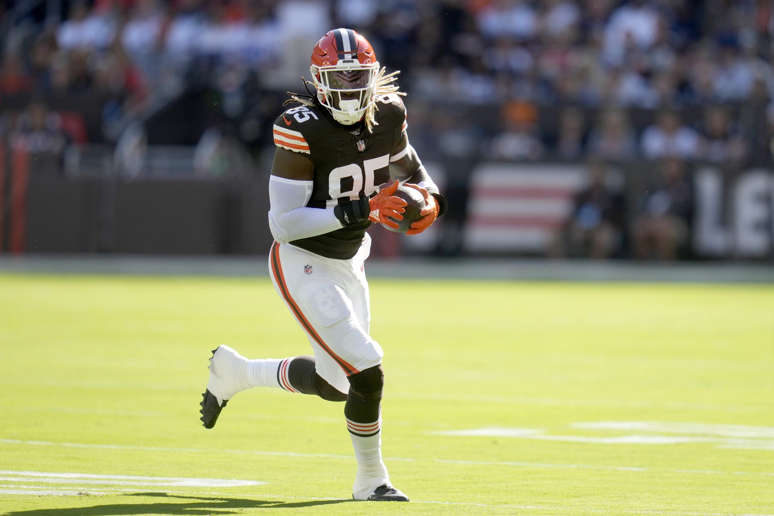 Browns tight end David Njoku could miss weeks with ankle injury ...
