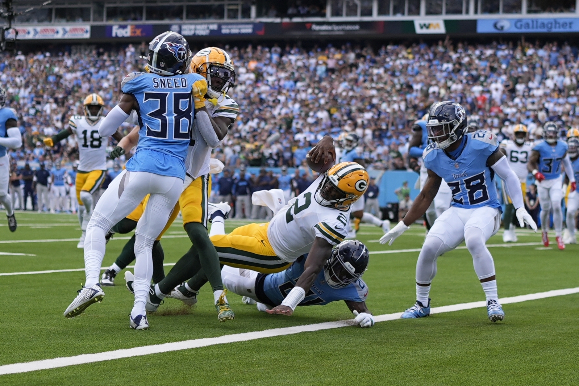 Malik Willis shows the Titans what they gave up, leading the Packers to ...