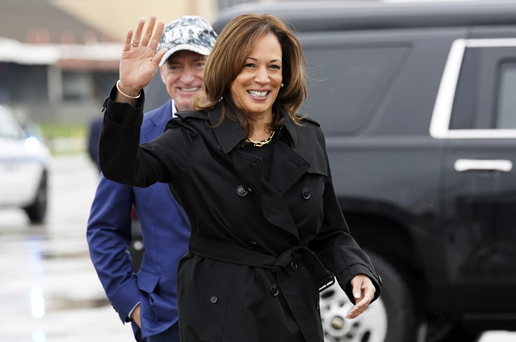 Harris inspects fence at US-Mexico border as she works to project ...