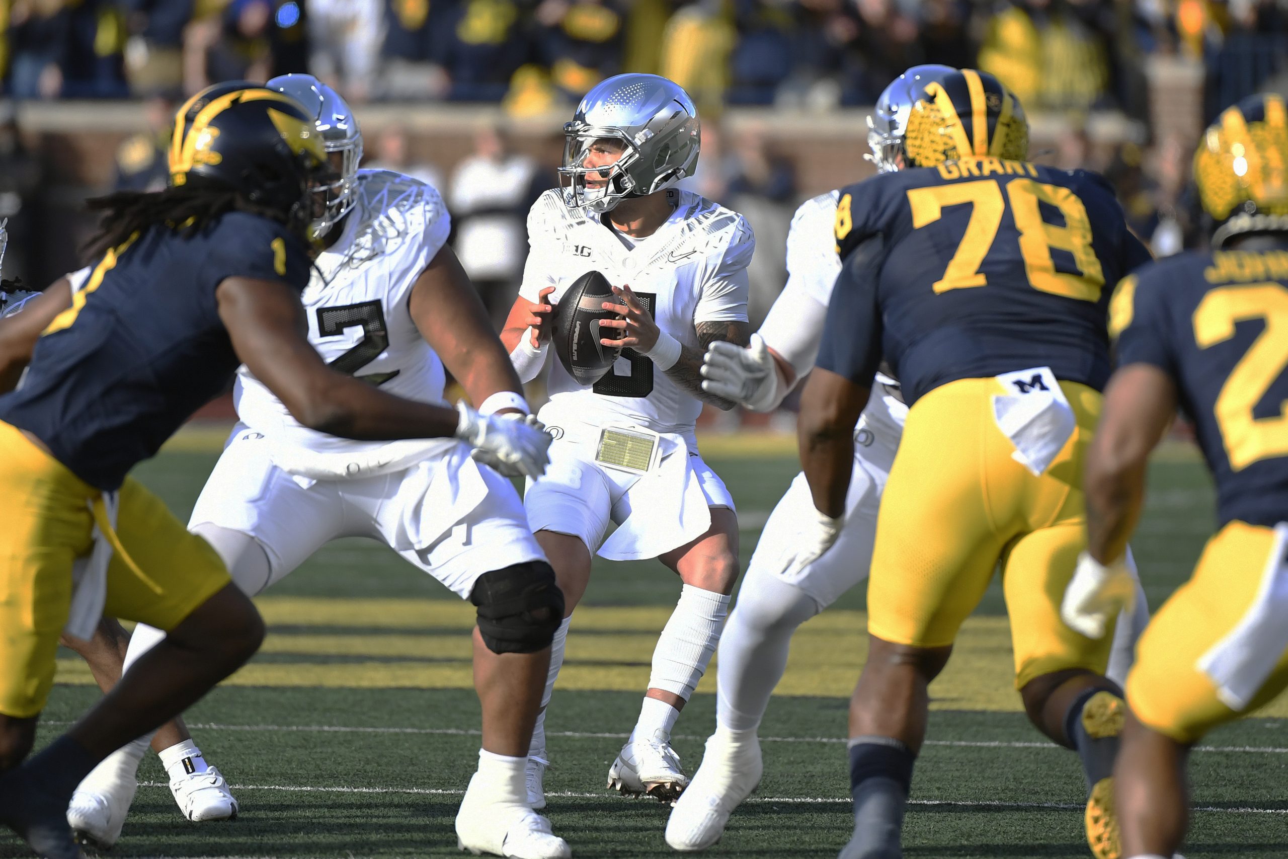 Dillon Gabriel throws a TD pass and runs for a score to lead No. 1 ...