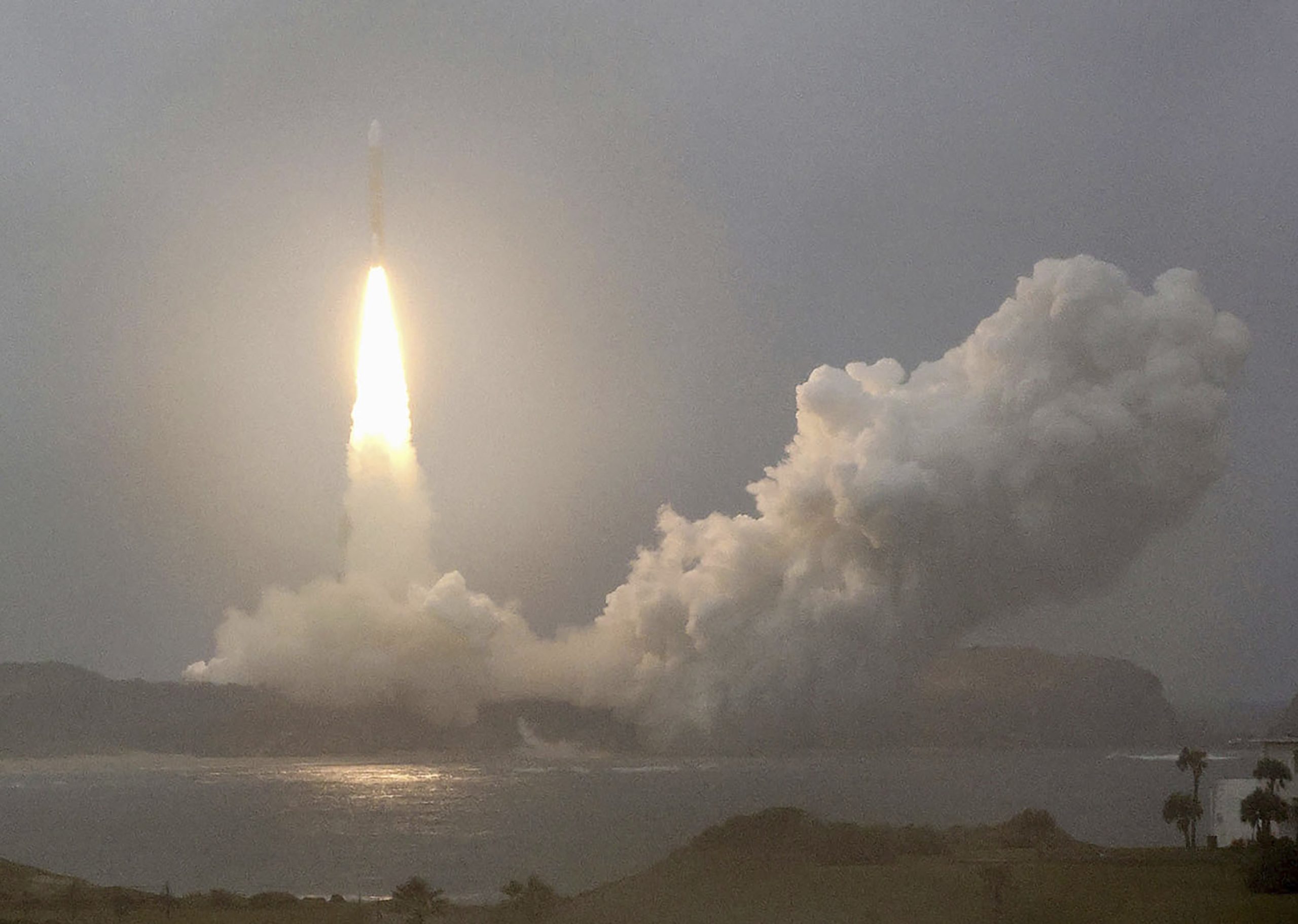 Japan successfully launches a defense satellite carried by a new ...