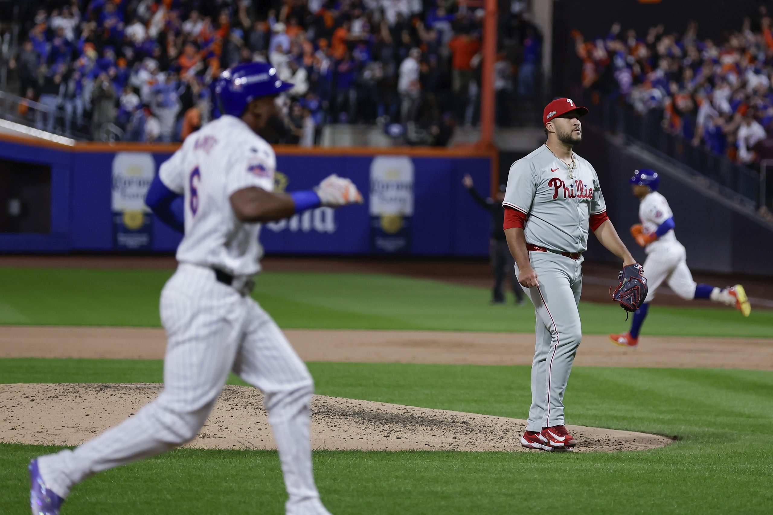 One pitch wipes out summer of success, and Phillies fall short for 16th ...