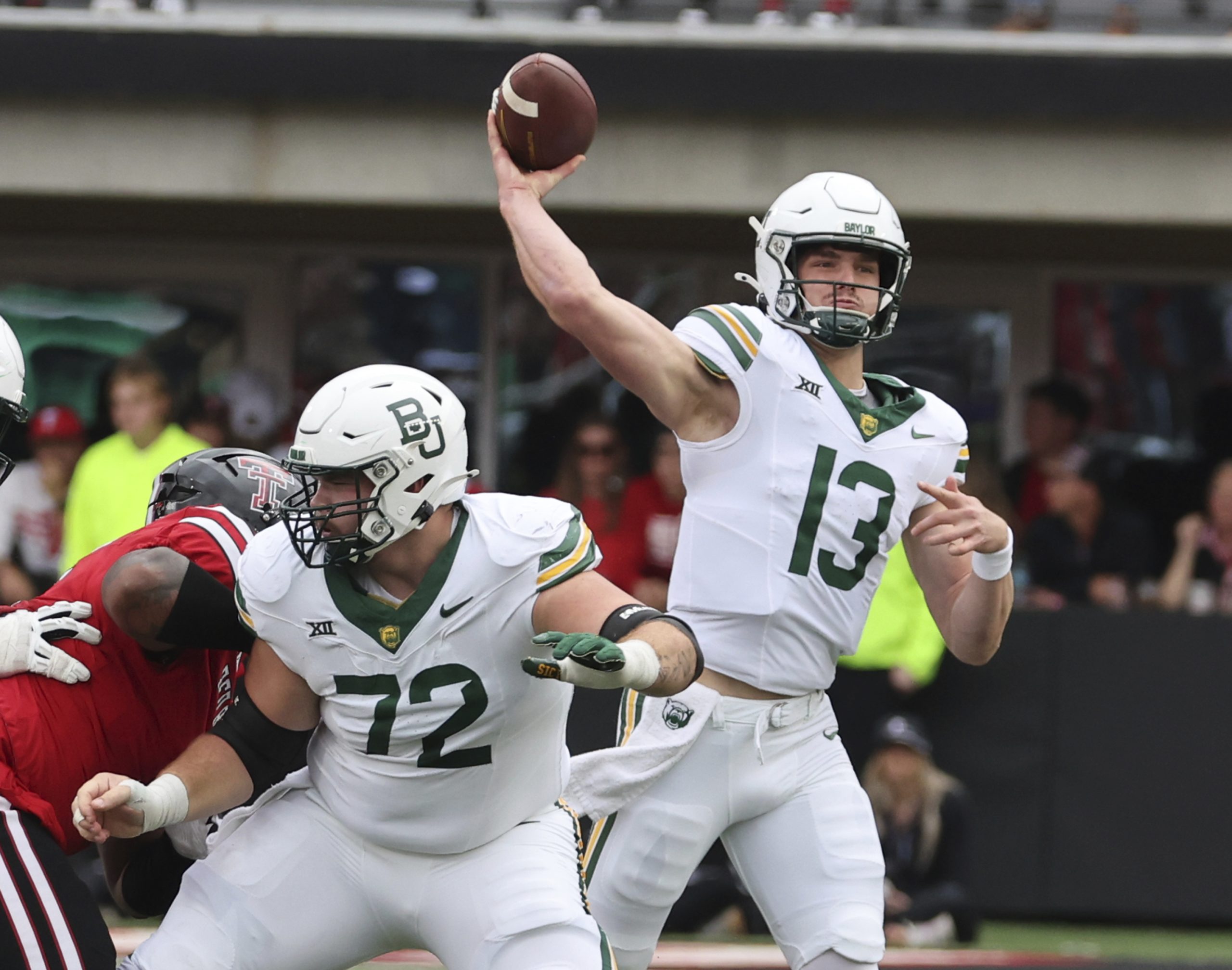 Sawyer Robertson celebrates homecoming with 5 TDs passes as Baylor ...