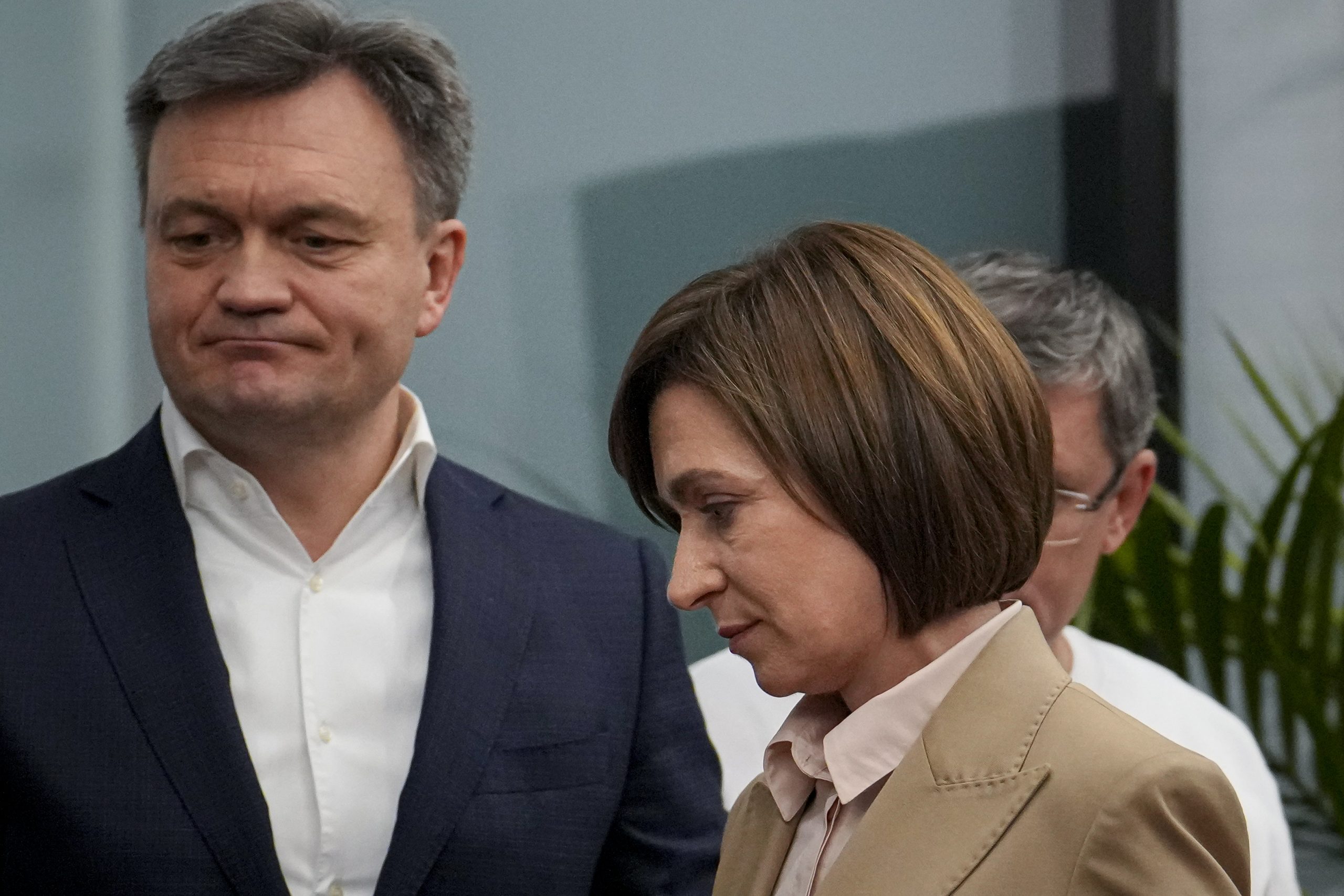 ‘Yes’ vote looks set to narrowly pass to enshrine Moldova’s path toward ...