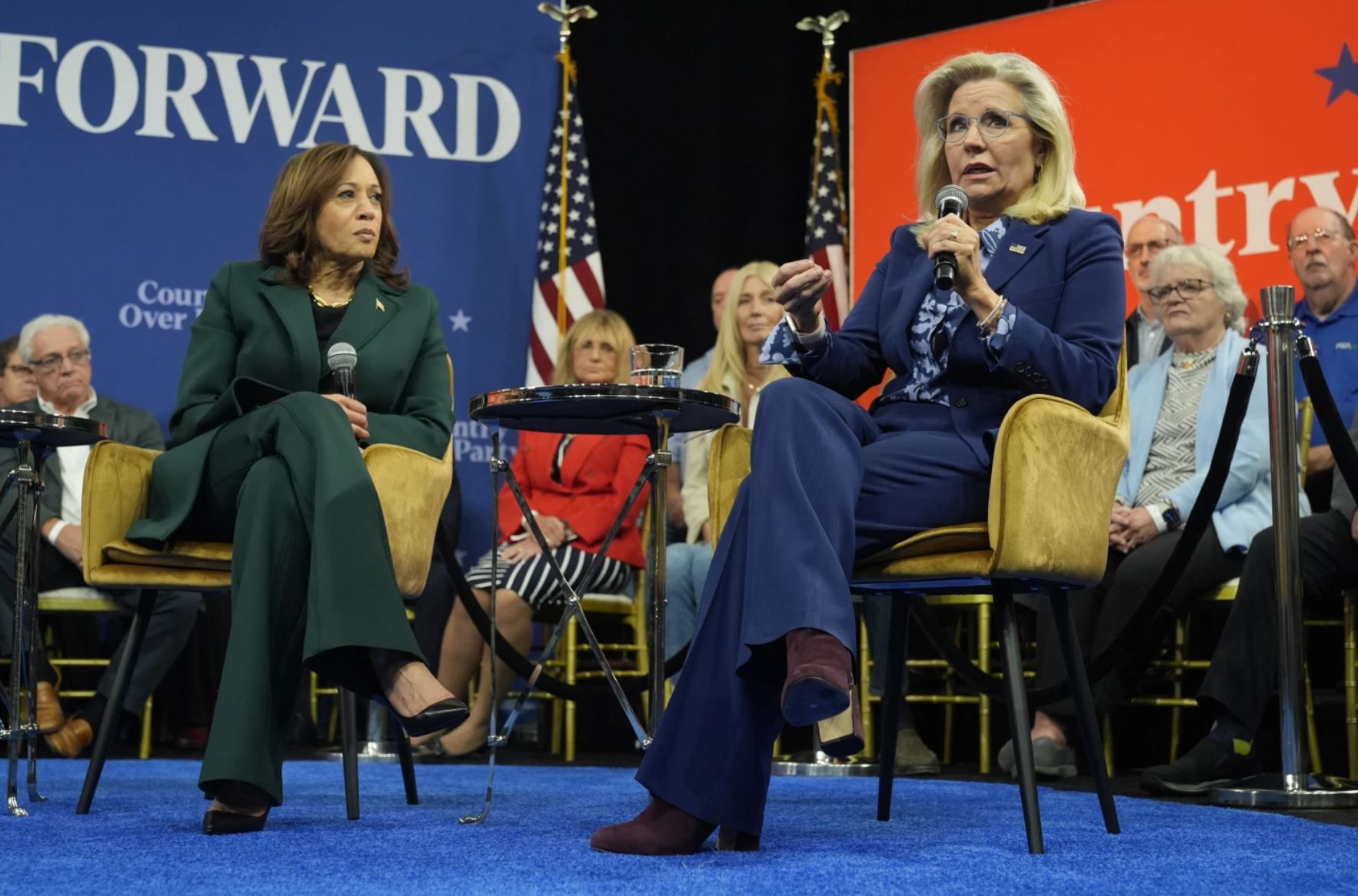 Liz Cheney helps Harris seek moderate votes as they paint Trump as a ...