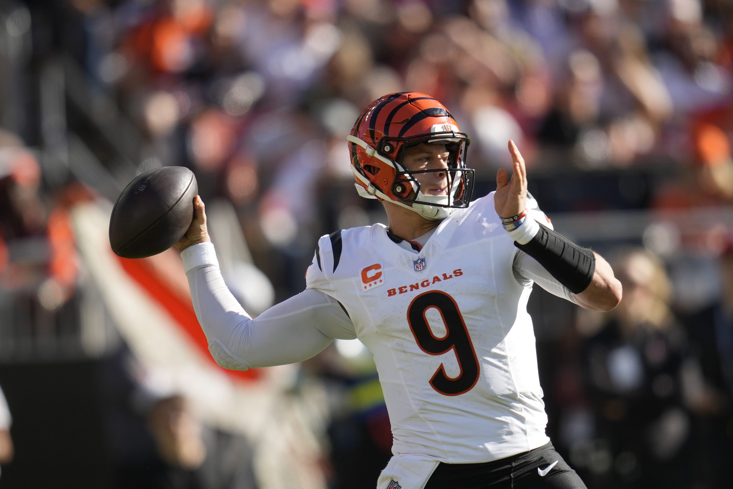 Joe Burrow and the Bengals can get to .500 with a win over the Eagles ...