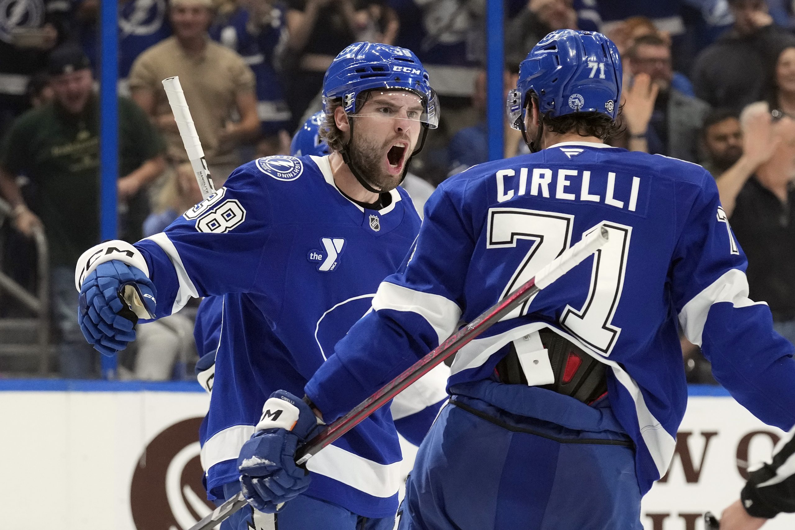 Lightning owner Jeff Vinik sells majority stake in NHL team, but will ...