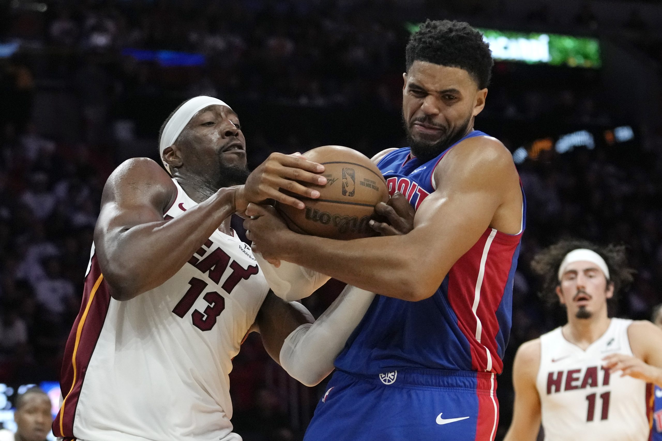 Butler scores 23, Rozier adds 20 and Heat pull away in 4th to beat ...