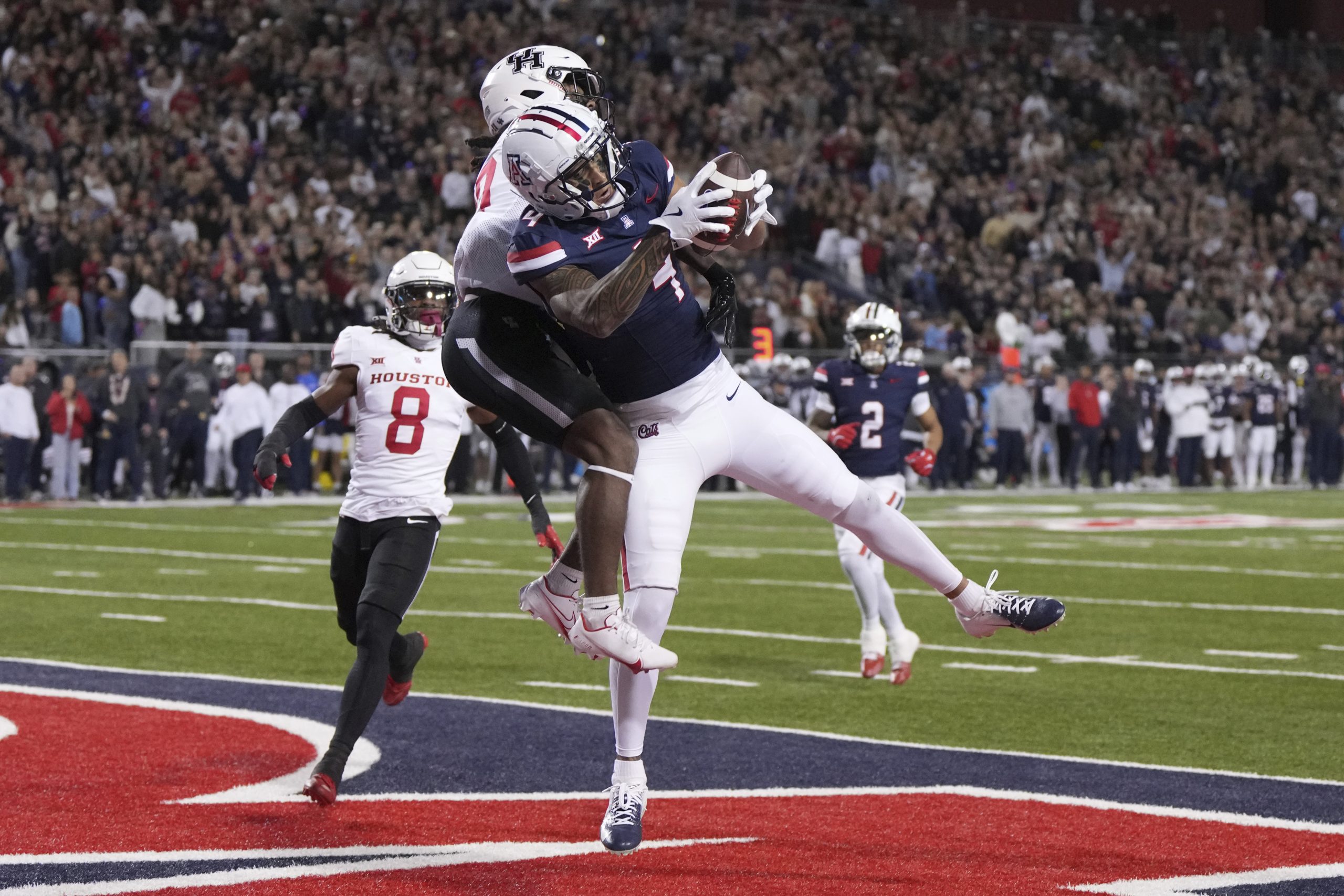 Noah Fifita throws for 2 TDs, Arizona ends 5-game losing streak with 27 ...