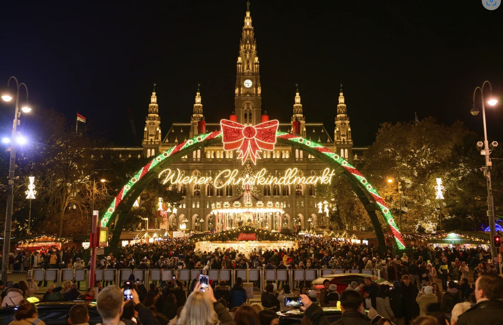 Lighting of Vienna town hall Christmas tree marks start of Yuletide ...