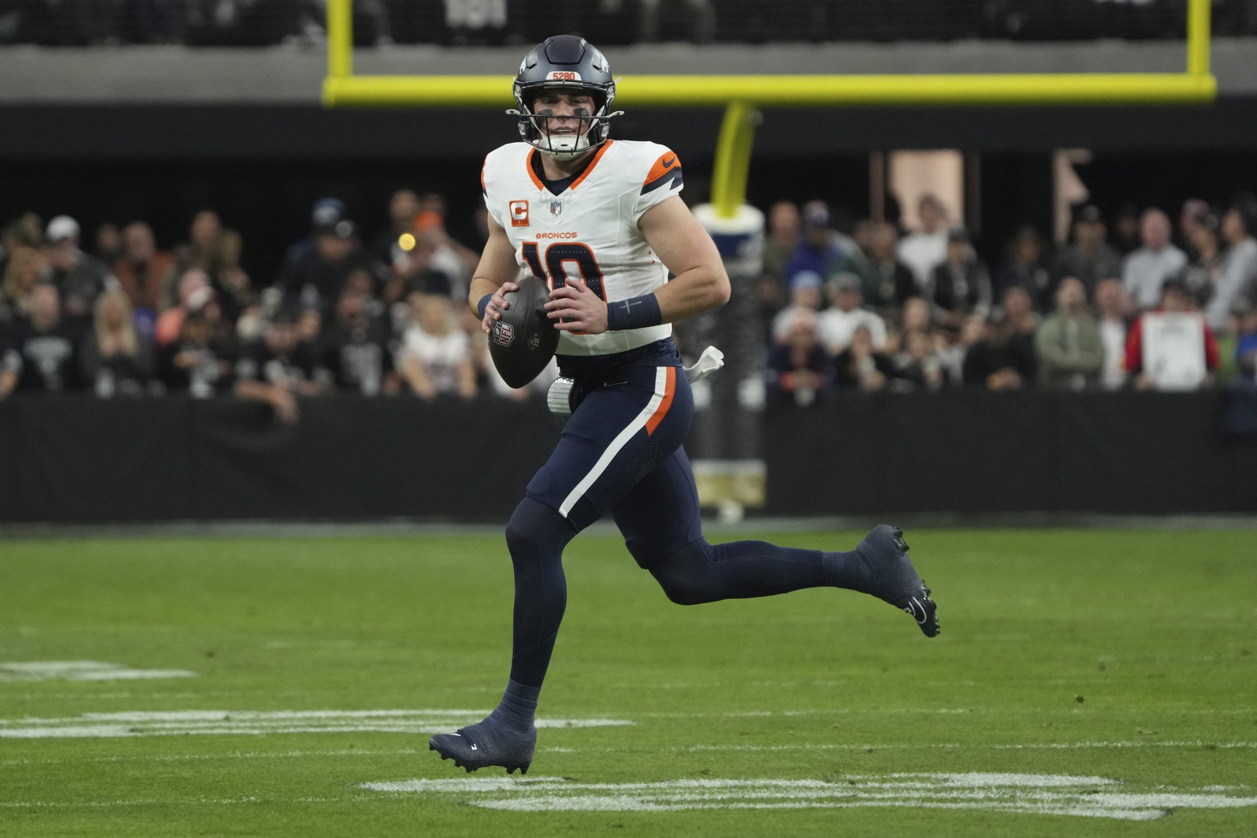 Bo Nix taking 'Monday Night Football' debut in stride as he leads ...
