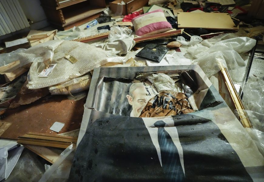 Syrian rebels free prisoners from Assad’s notorious dungeons who ...