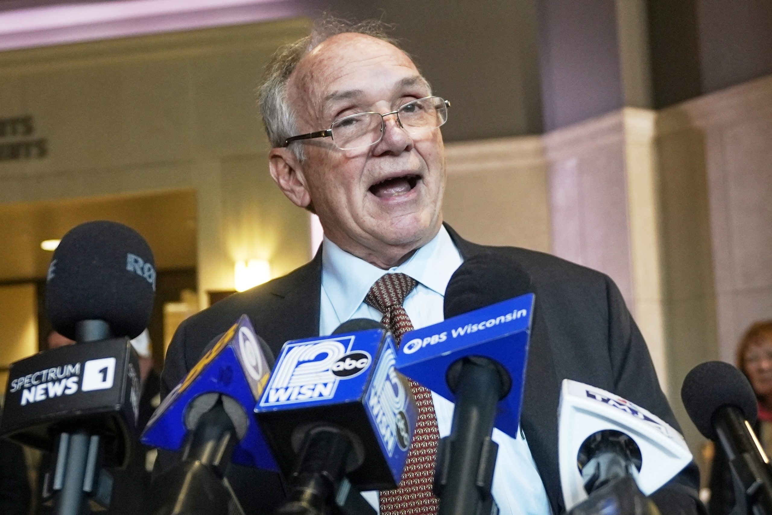 Former Trump attorney lashes out at ‘lawfare’ after court appearance in ...