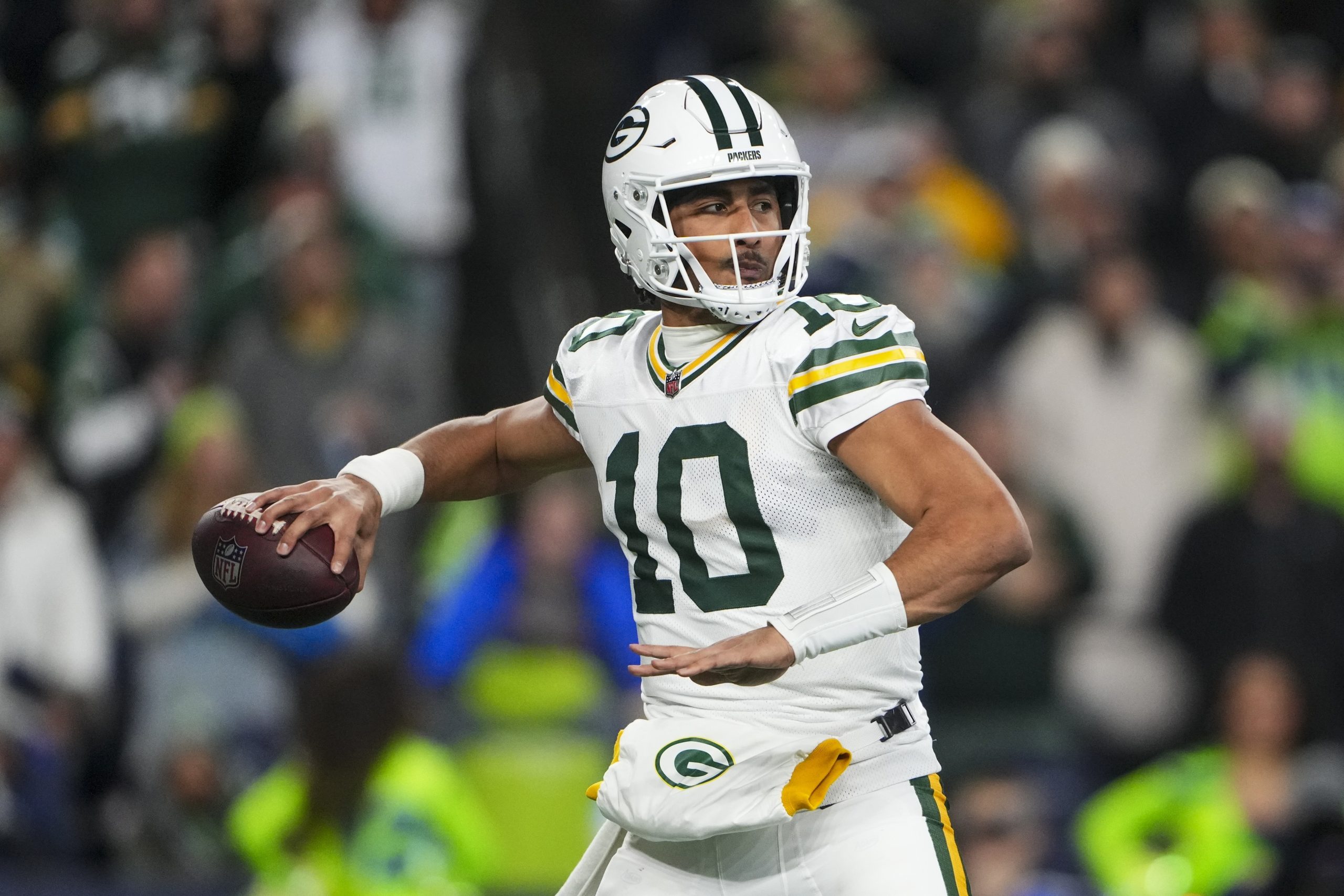 Jordan Love throws for 2 TDs and Packers beat Seahawks 30-13 as Seattle ...