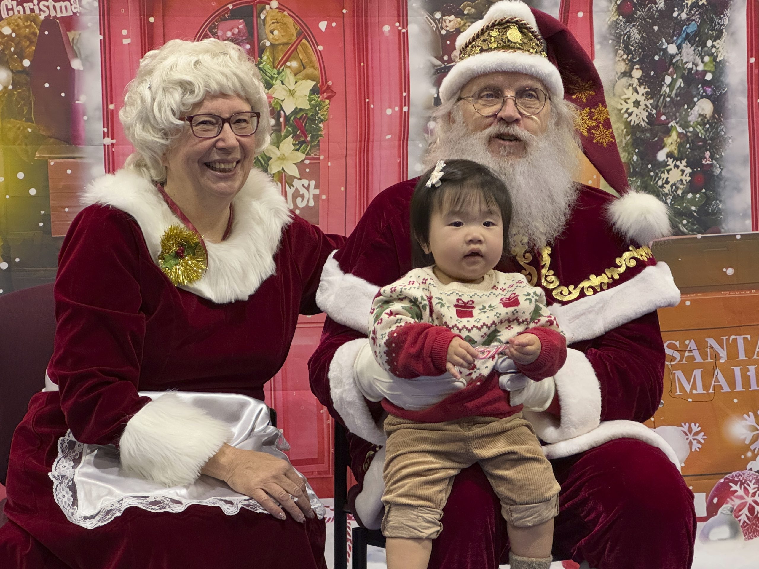 Santa and Mrs. Claus use military transports to bring Christmas to an ...