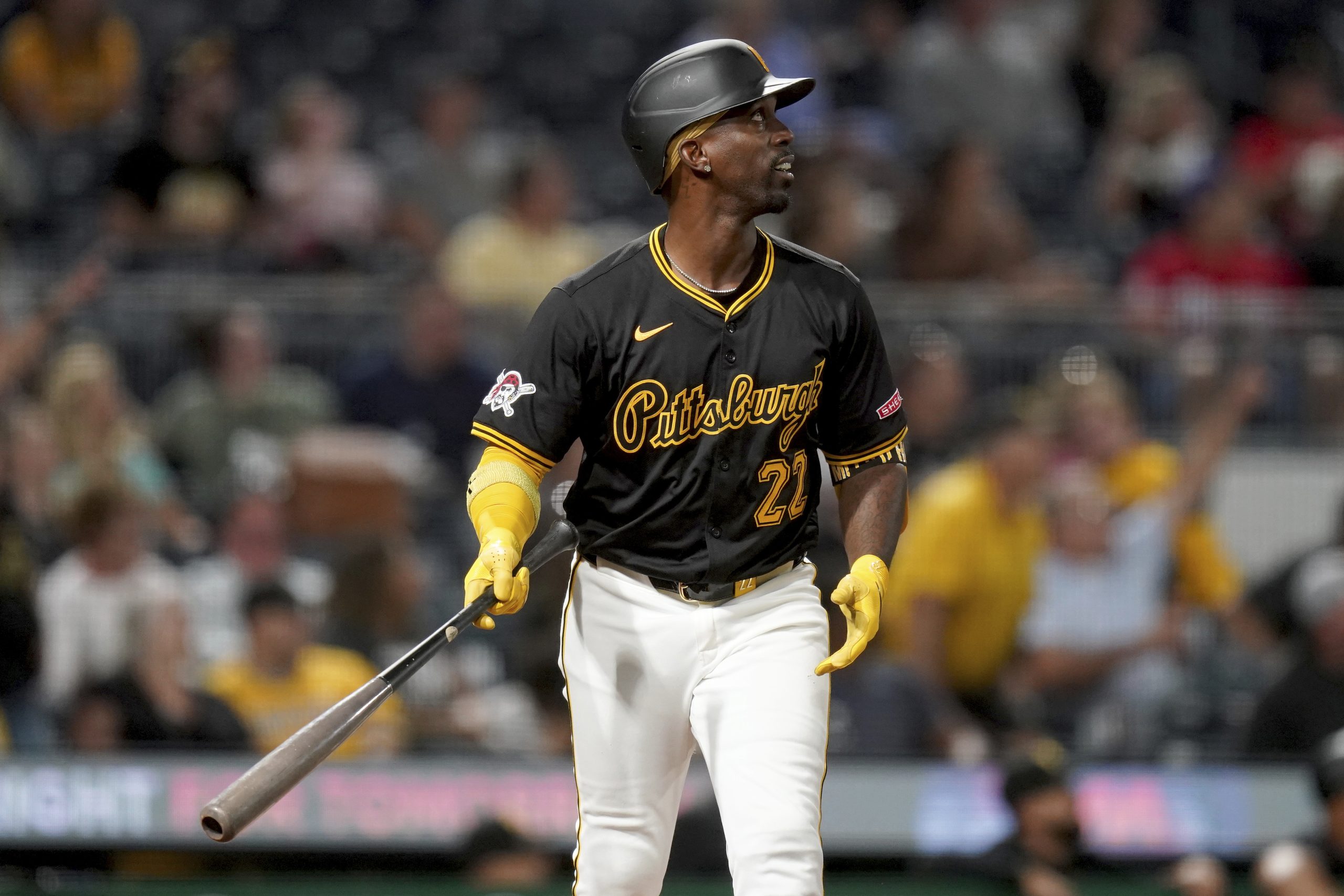 Andrew McCutchen signs 1-year, $5-million deal to stay with the ...