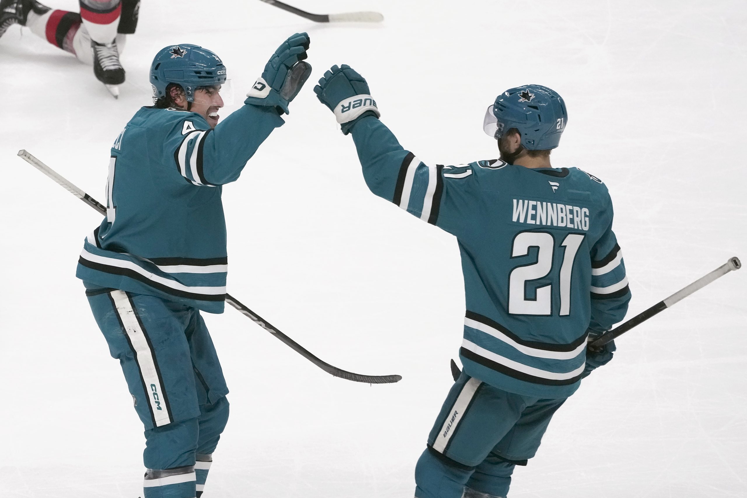 Cody Ceci scores with 24 seconds left, Sharks beat Devils 3-2 – News.net