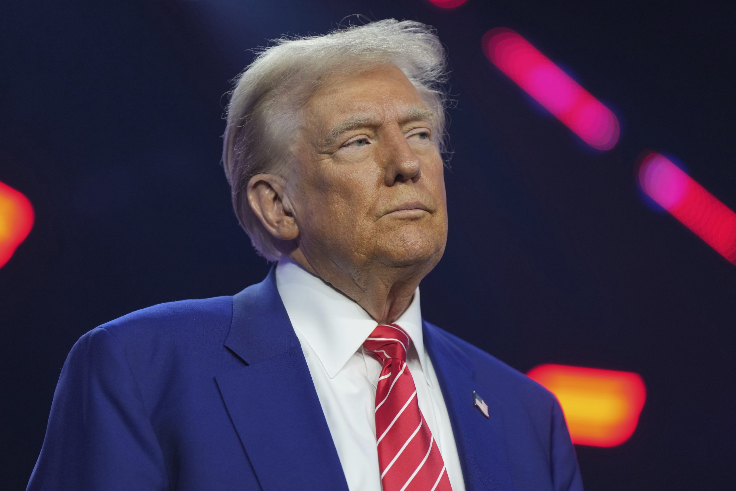 White House says Trump tariffs on Canada, Mexico and China will come Saturday. No word on ...