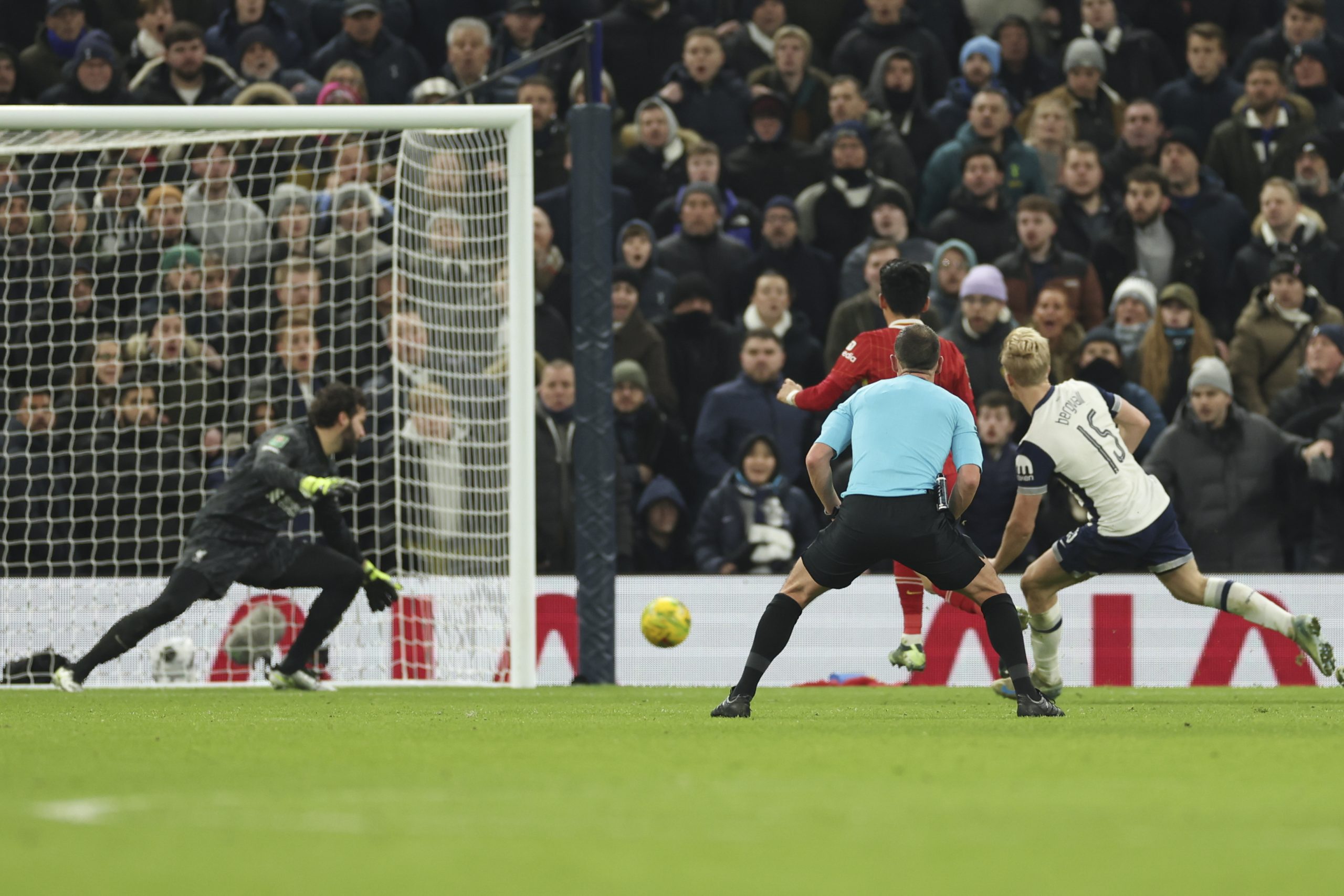 Tottenham beats Liverpool 1-0 in English cup semis after a serious ...