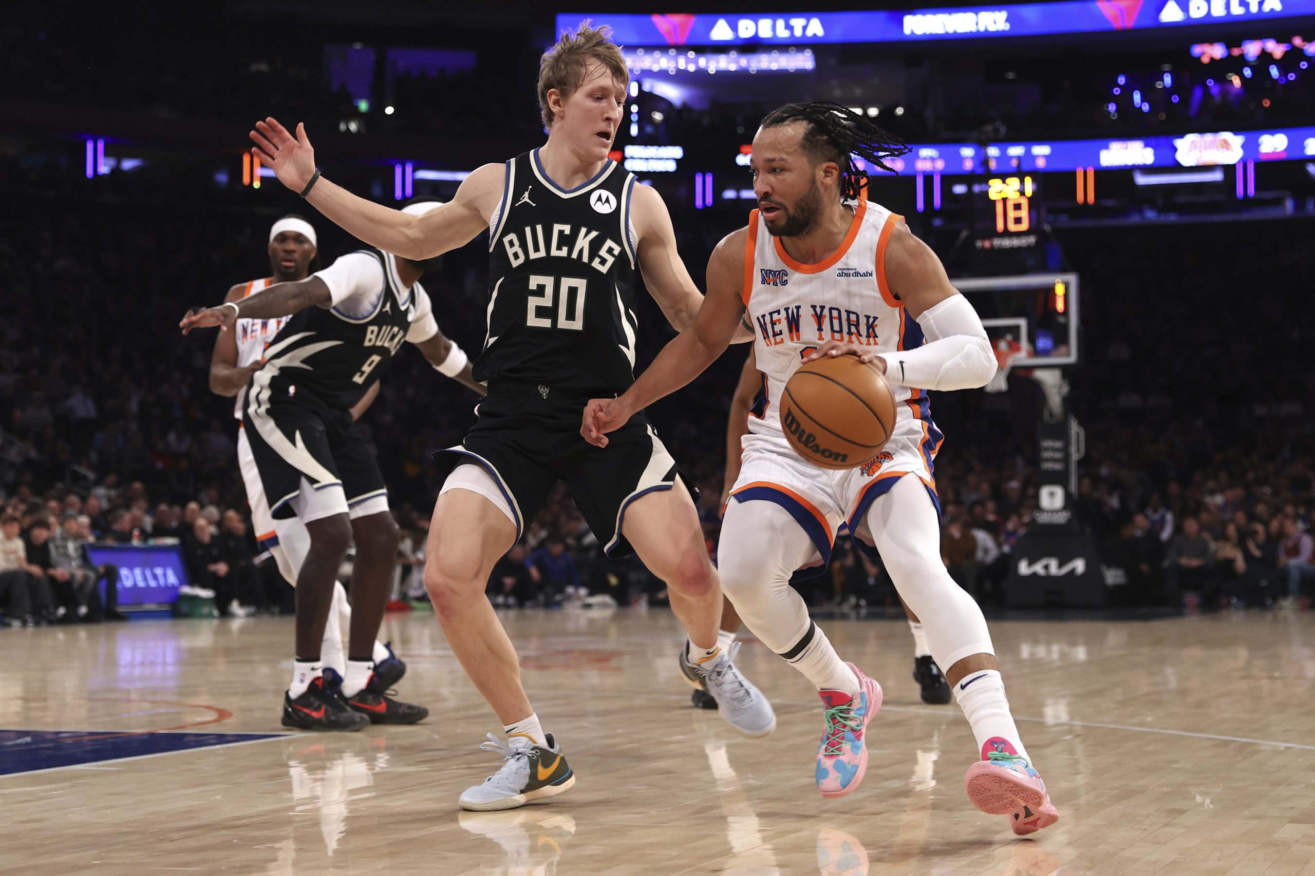 Jalen Brunson scores 44 points as the Knicks rout the Bucks 140-106 ...