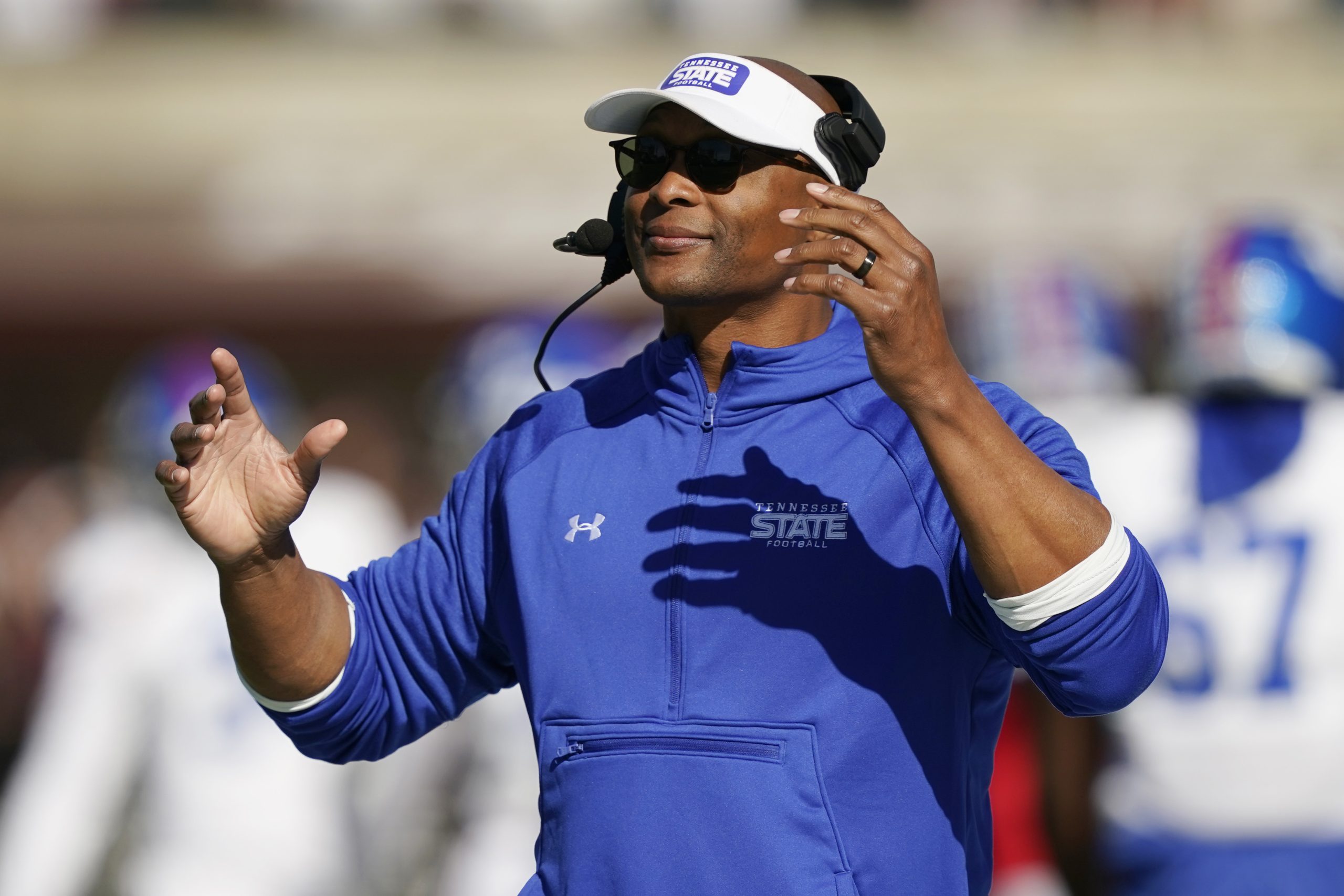 Bears interview Tennessee State coach and former NFL running back Eddie ...