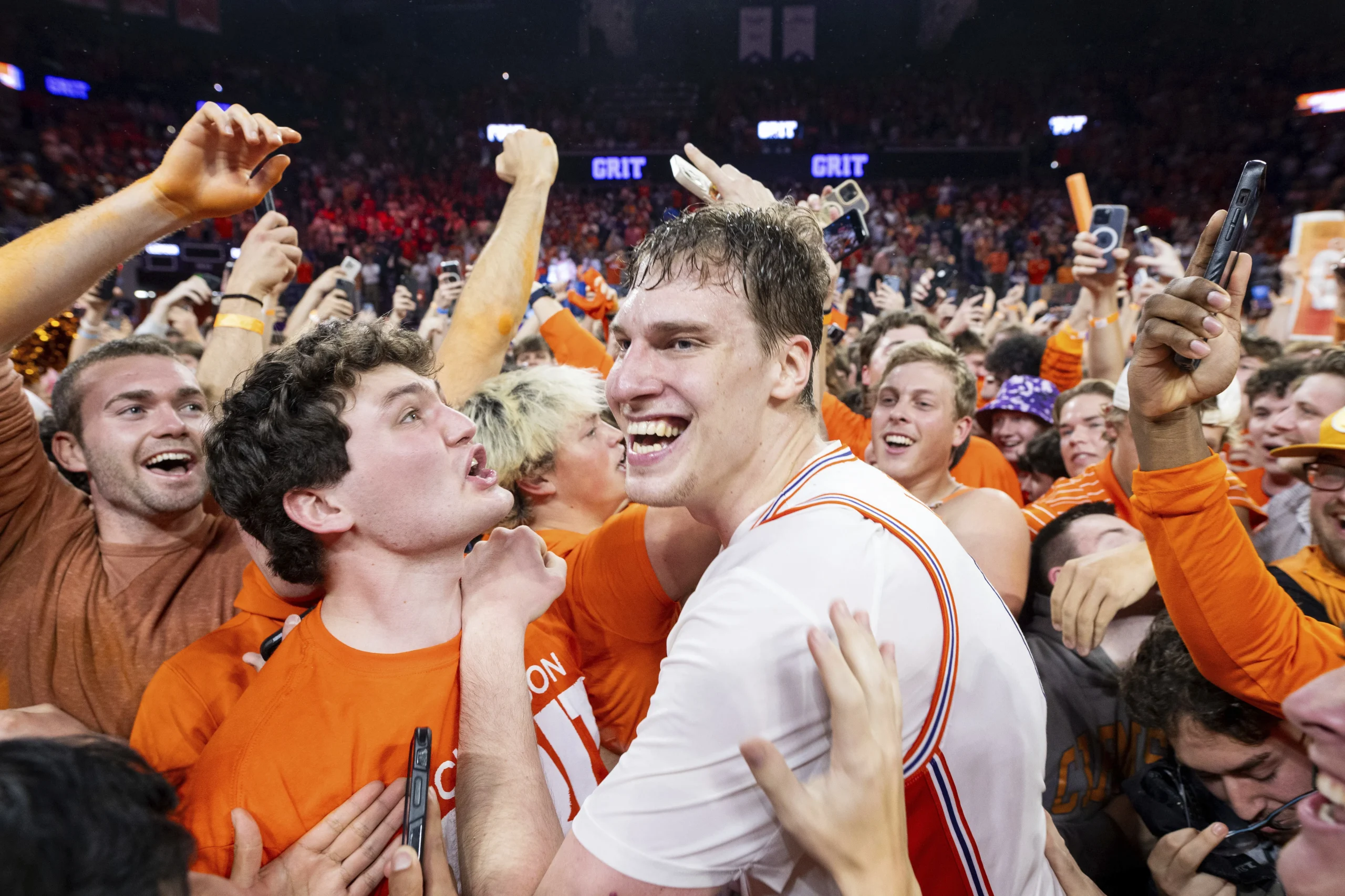 Lakhin scores 22, Clemson defeats No. 2 Duke 77-71 to snap Blue Devils ...