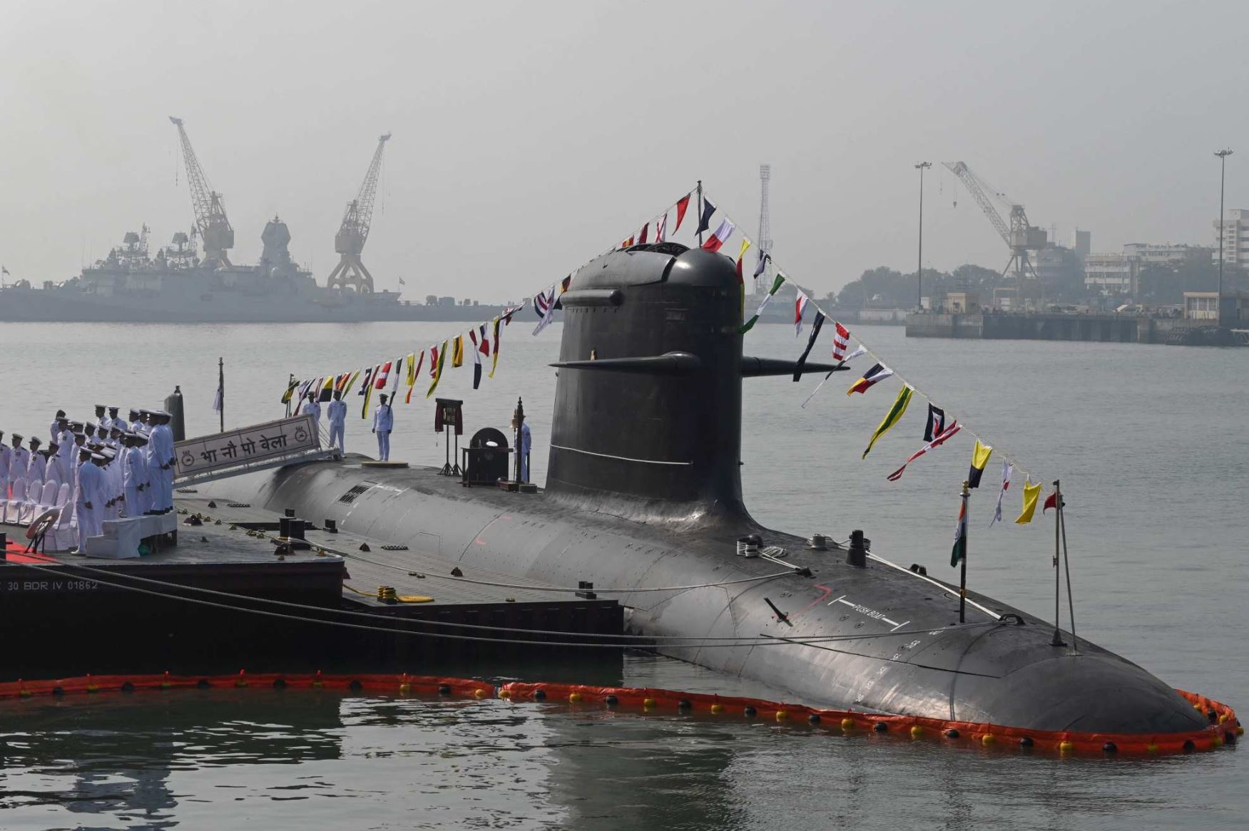 A Chinese shipyard completes a second submarine for ally Pakistan ...
