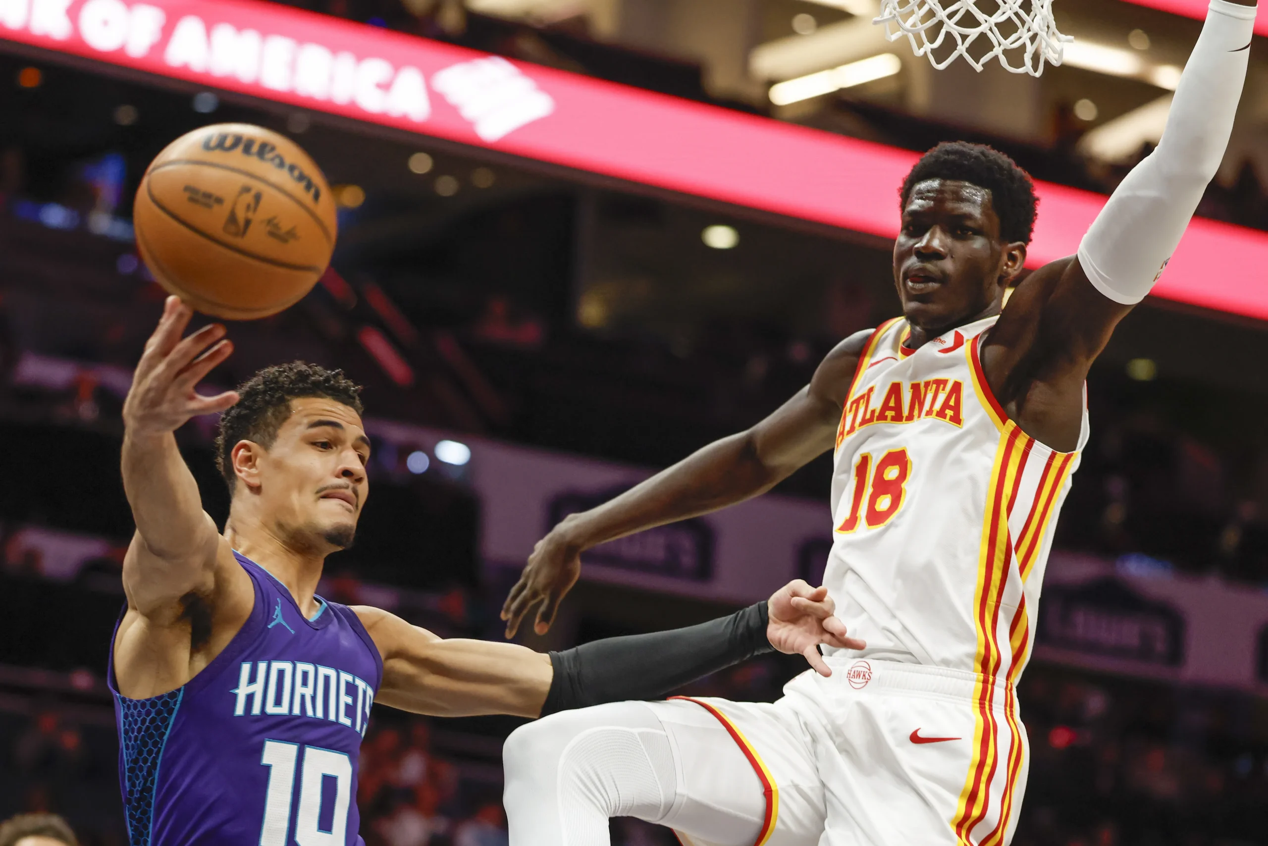 Hawks rout Hornets to sweep 4-game season series – News.net