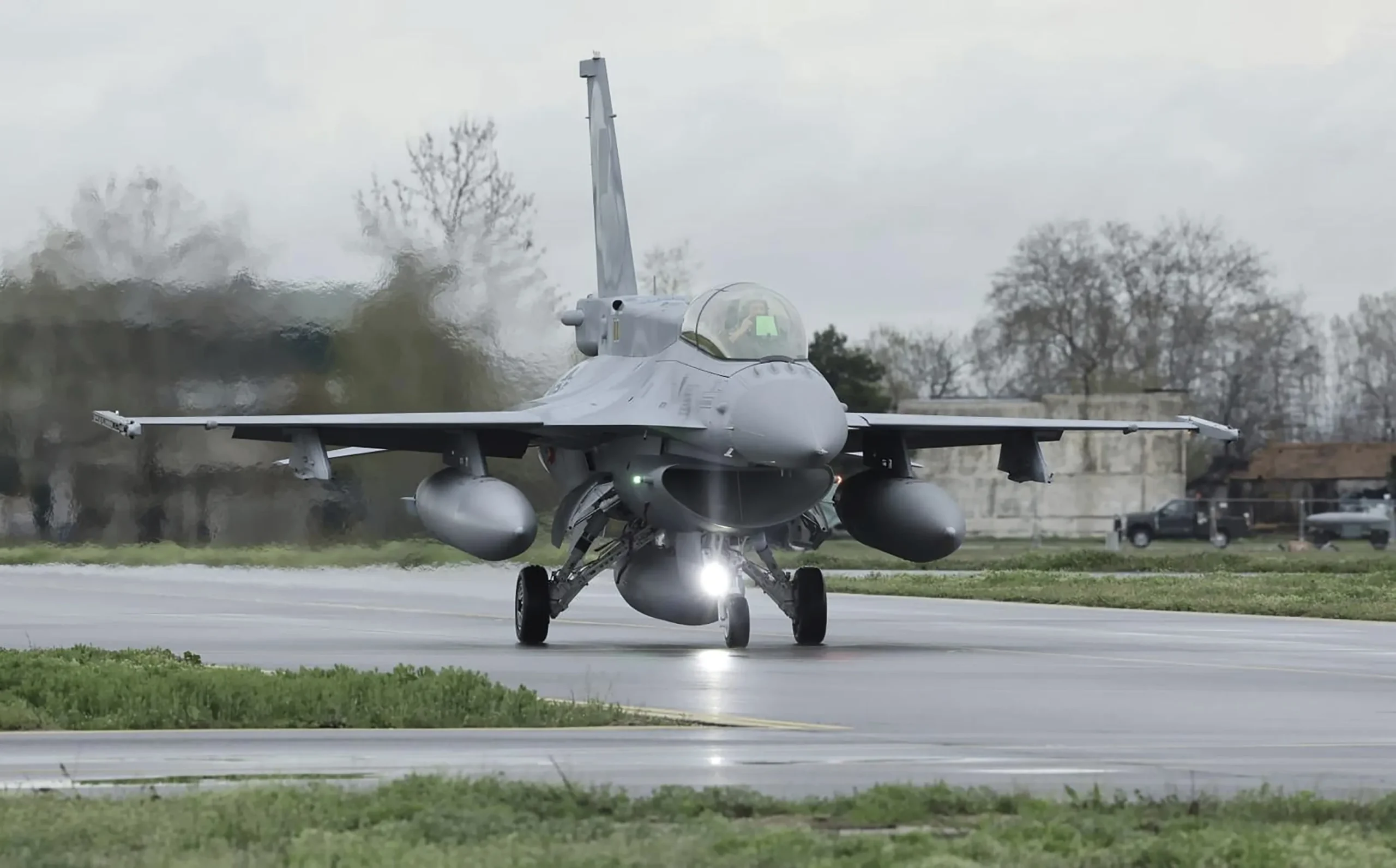 The first of 16 new F-16 fighter jets from the US land in Bulgaria ...