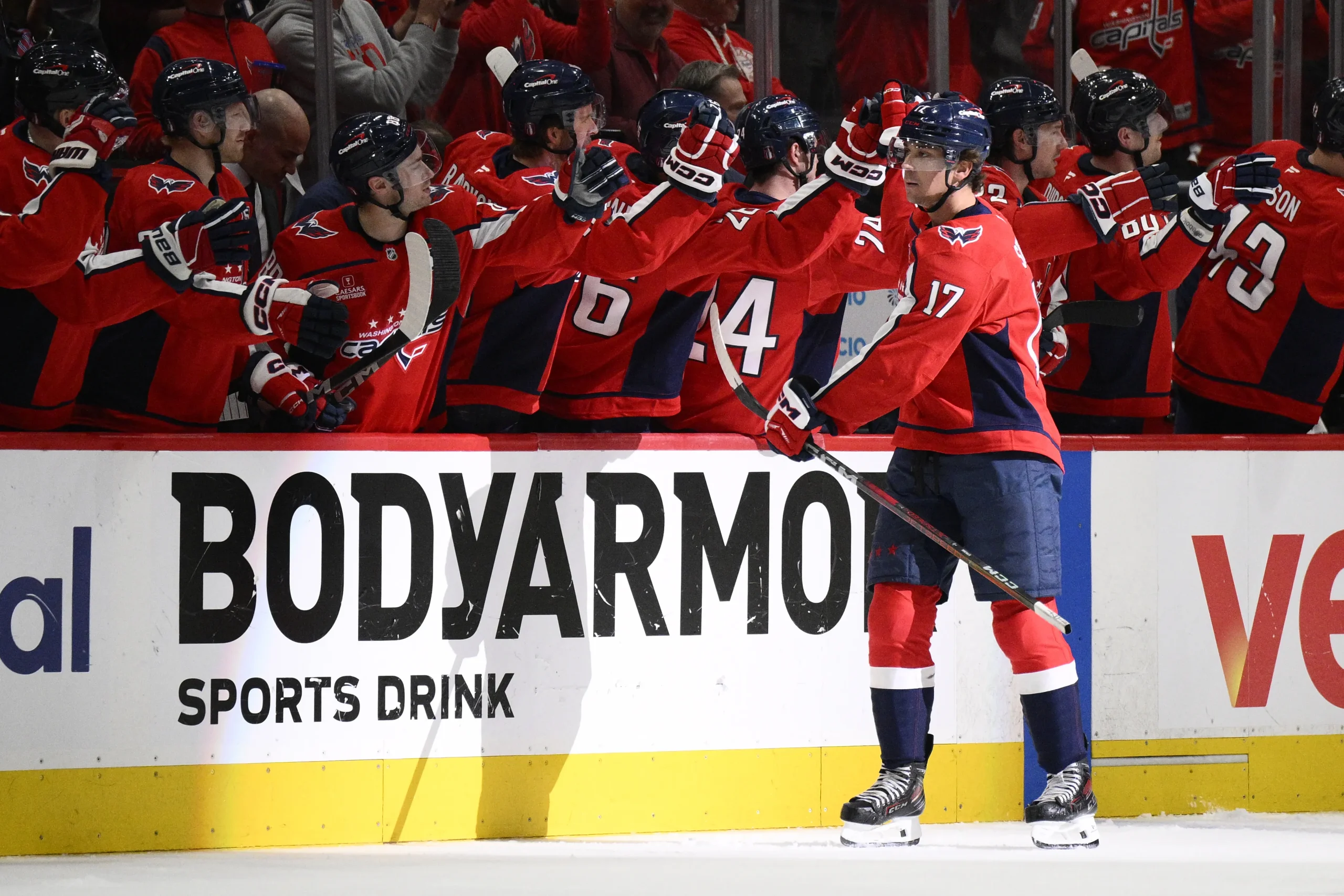 Thompson dazzles late as the Capitals beat the Canadiens in Game 2 to ...