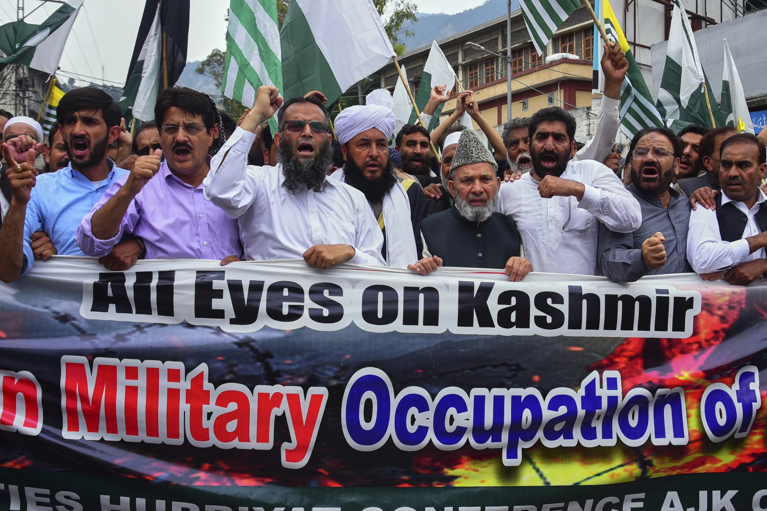 Pakistan asks Gulf allies to help ease India tensions following Kashmir ...