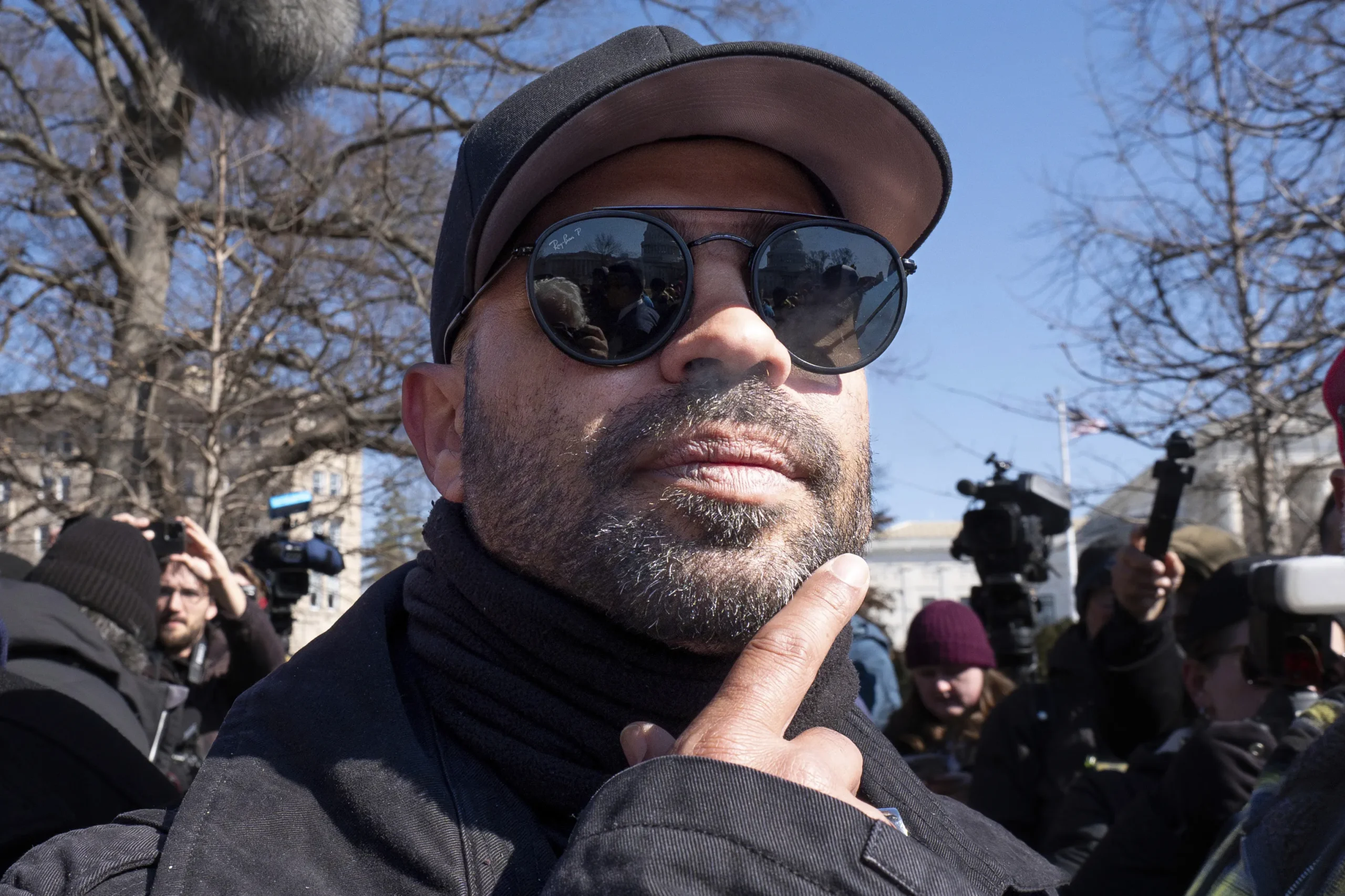 Former Proud Boys leader Enrique Tarrio says he met with Trump in ...