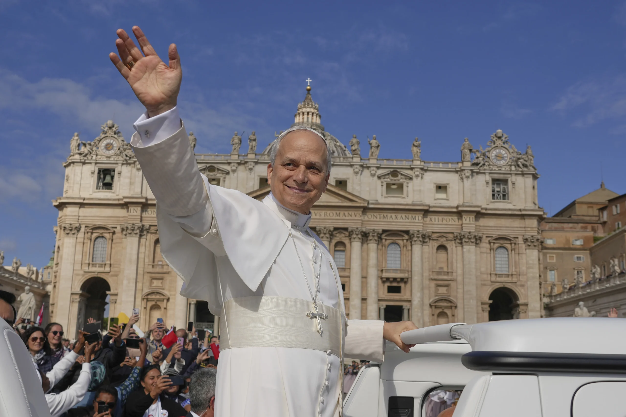 Pope Leo XIV takes his first popemobile ride in St. Peter’s Square ...