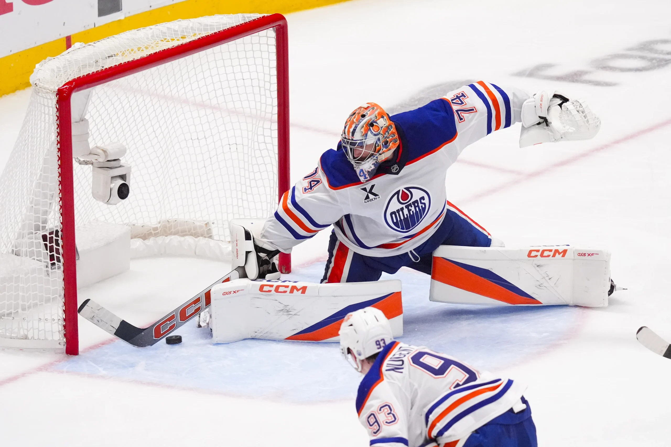 Oilers get even with 3-0 win over Stars in Game 2 of the West final ...